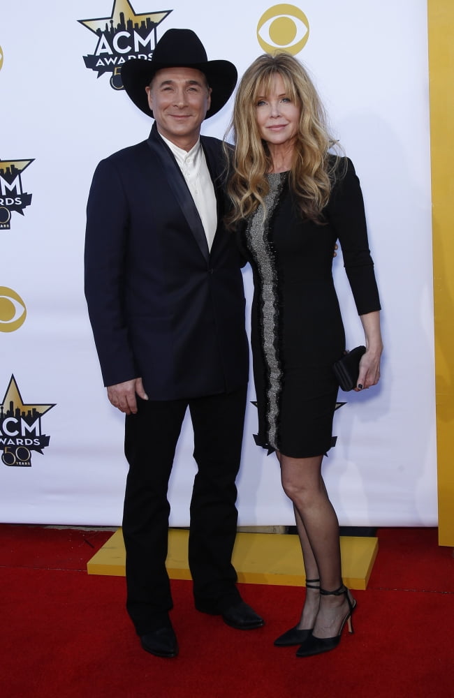 Clint Black Lisa Hartman Black Daughter S And S Today