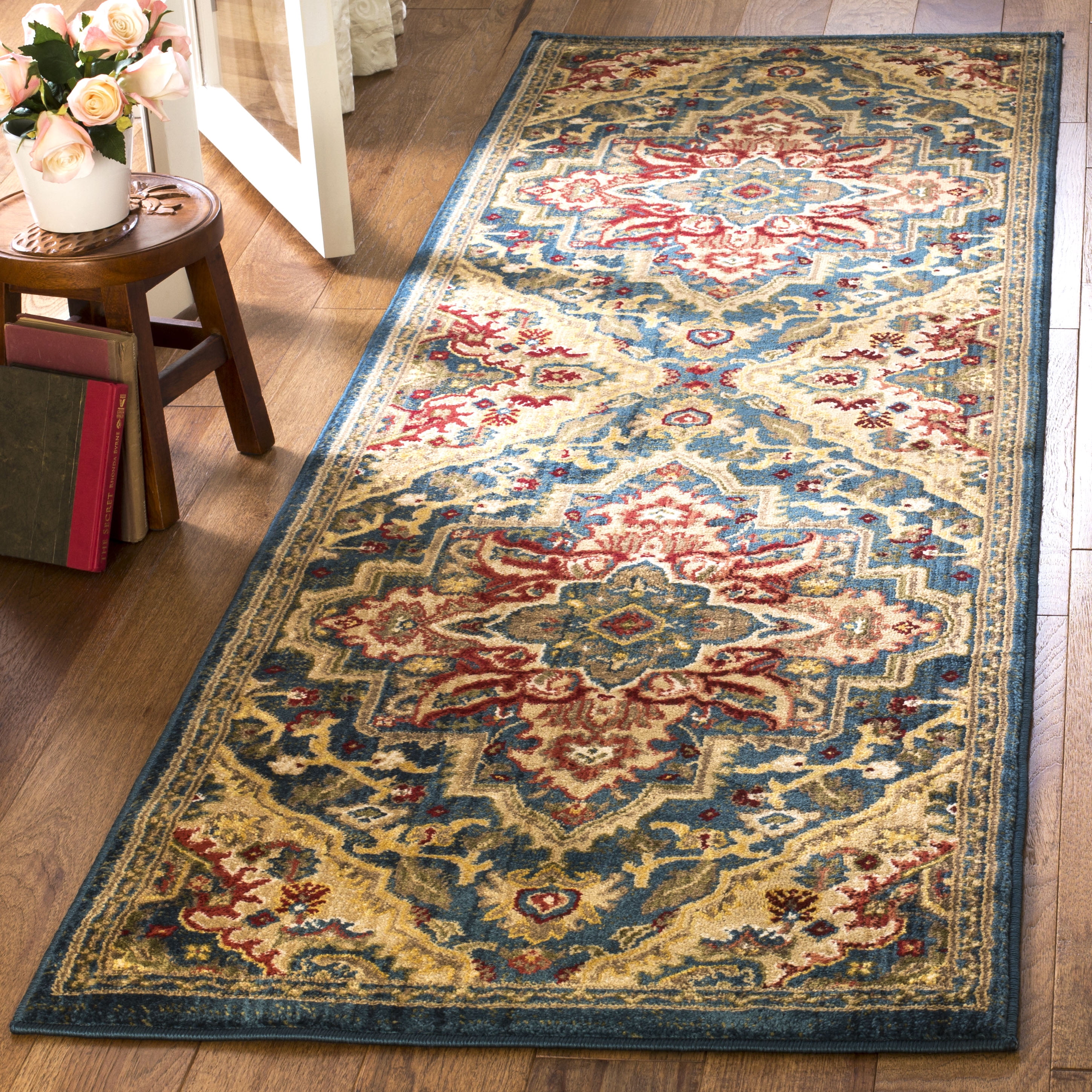 SAFAVIEH Kashan Clyde Traditional Runner Rug, Blue/Beige, 2'6" x 8 ...
