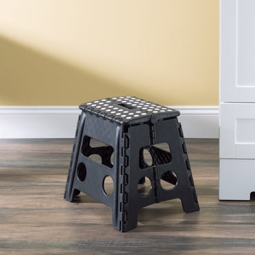 Rubbermaid Durable Plastic Roughneck Step Stool w/ 300-LB Capacity (3 ...