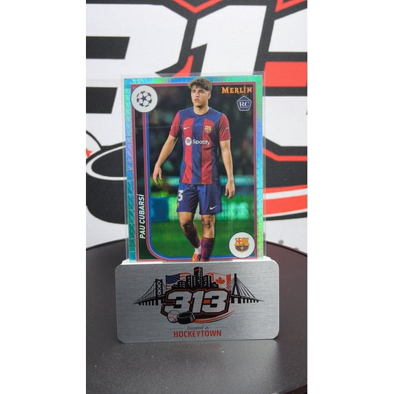 2023-24 Topps Chrome Merlin Pau Cubarsí #103 Aqua Prism RC - Walmart.com