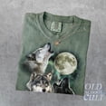 Comfort Colors® Howling Wolves 90s Vintage Style Tshirt, Retro Y2k Wolf ...