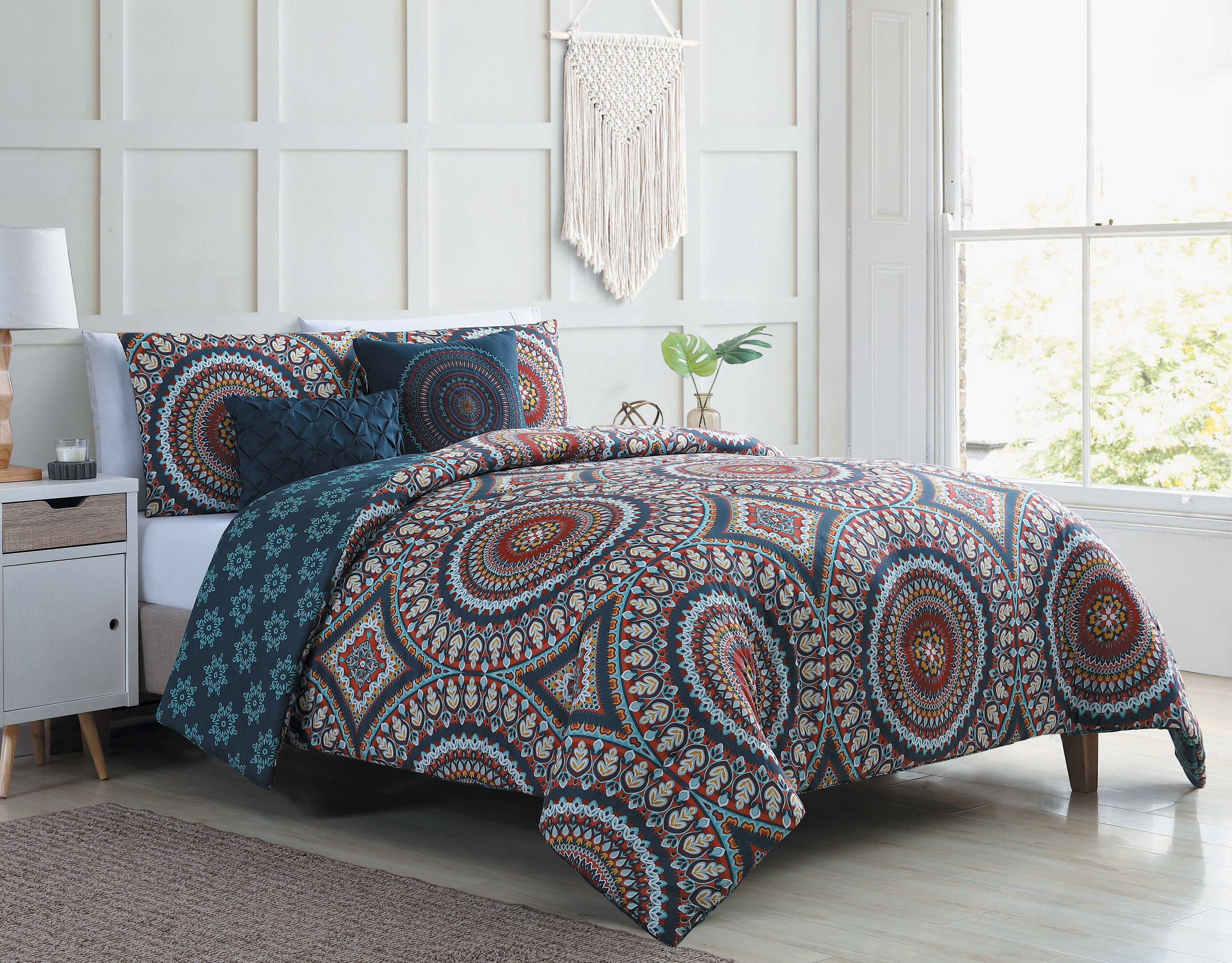 VCNY Home Compton Medallion Reversible Comforter Set, Full/Queen, Red ...