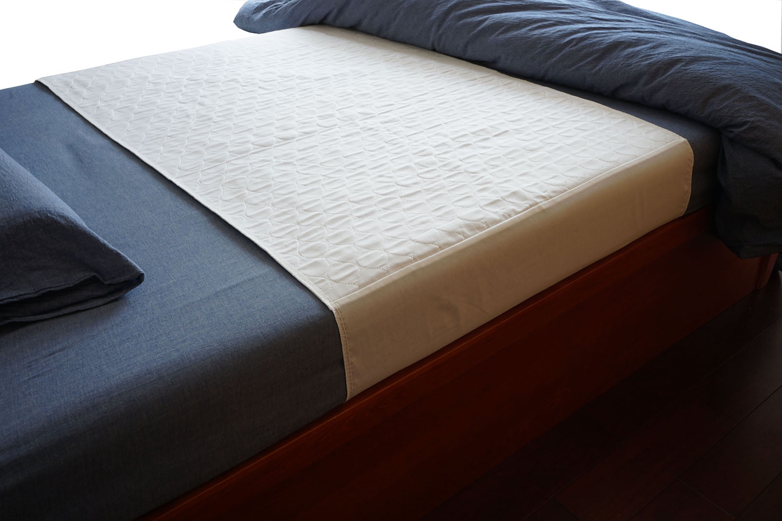 Careboree 2 Pack Cotton Top-Layer Quilted Absorbent Bed Pad Saddle ...