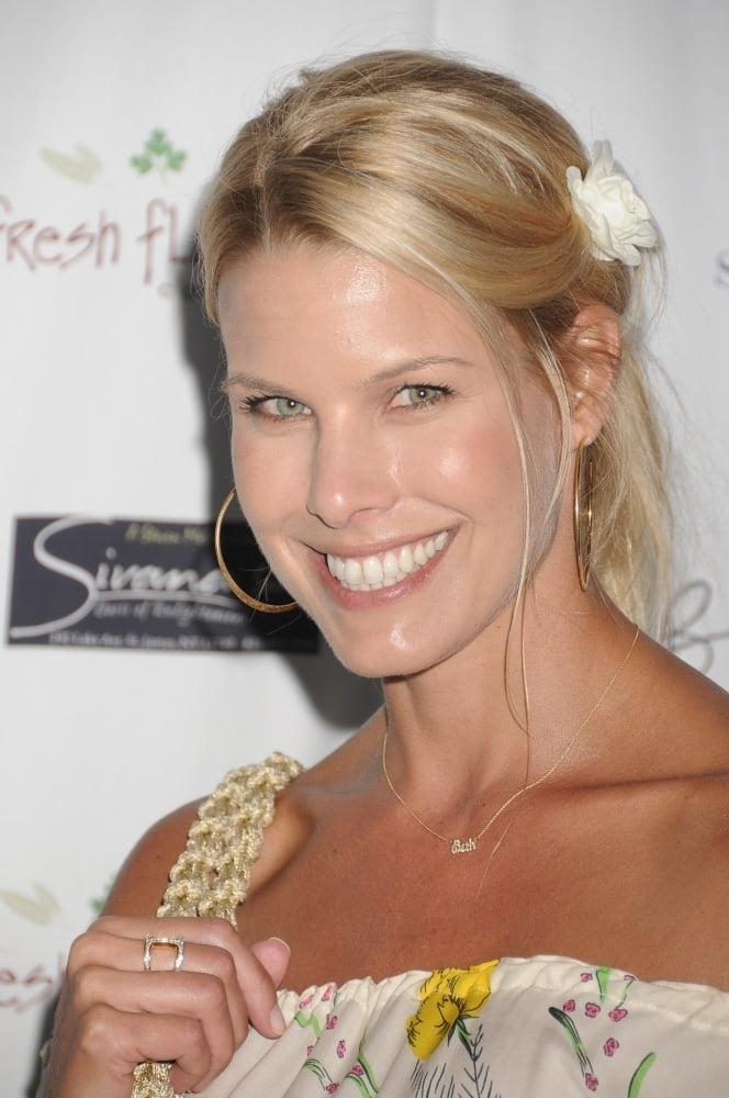 Beth Ostrosky Stern In Attendance For Amaryllis Farm Equine Rescue ...