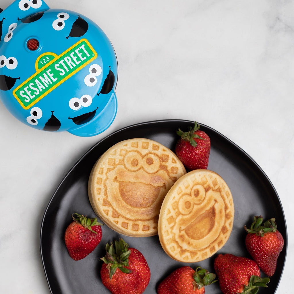 Uncanny Brands Sesame Street Cookie Monster Mini Waffle Maker - Walmart.com
