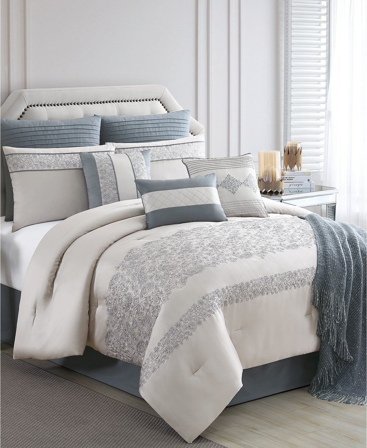 Hallmart Collectibles Siya 10 Piece Floral Embroidered Bedding ...