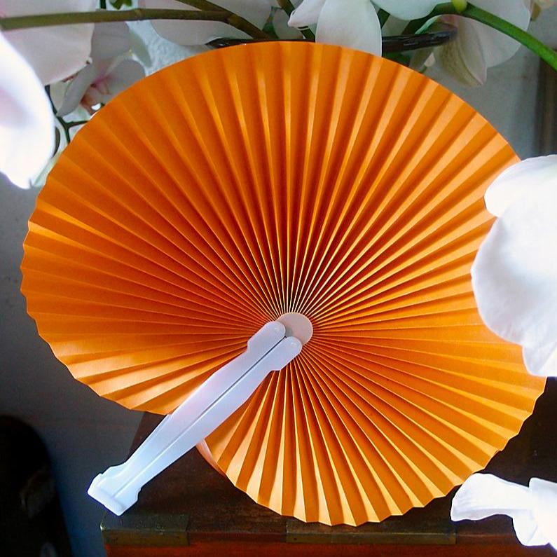 Quasimoon Folding Fans for Weddings - Accordion-Style Round Paper Hand ...