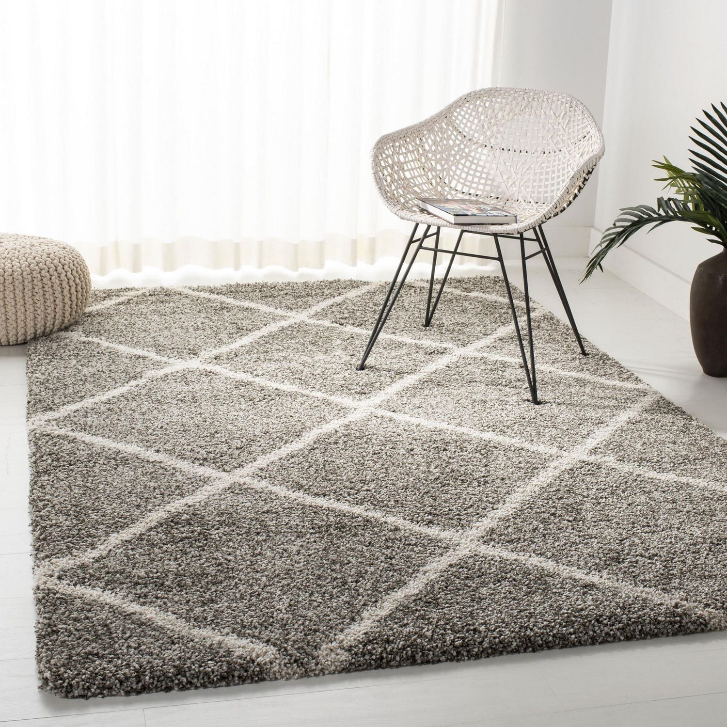 Click here for Safavieh Hudson Amias Geometric Shag Area Rug 5 Ft... prices