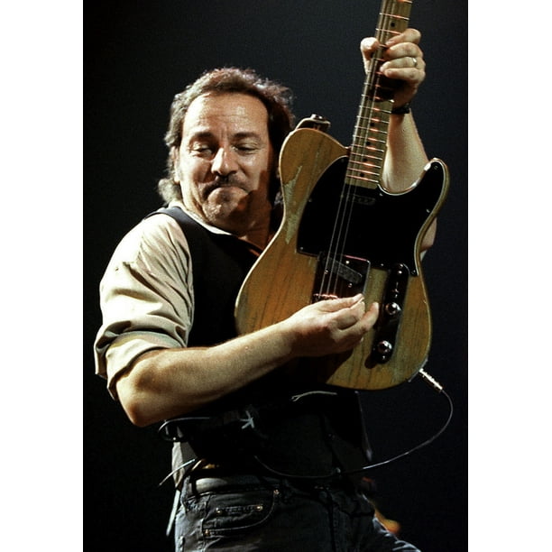 Bruce Springsteen performing in Vienna Photo Print (8 x 10) - Walmart.ca