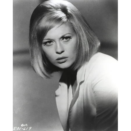 Faye Dunaway Posed in Shirt in Black and White Photo Print (8 x 10) | Walmart Canada