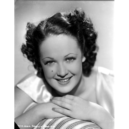 Pat Farr Close Up Portrait Photo Print (8 x 10) | Walmart Canada