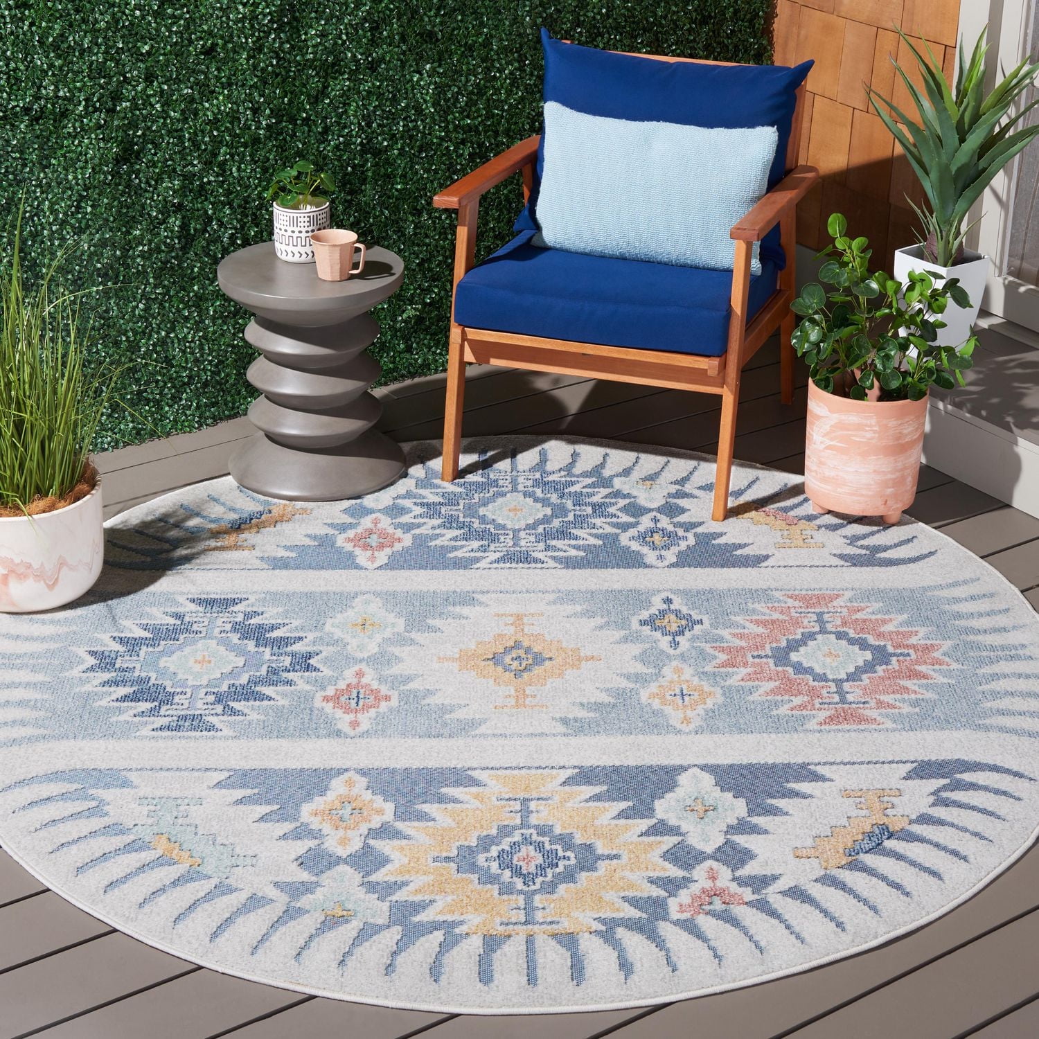 Click here for Safavieh Sarasota Giovanni Aztec Indoor/Outdoor Ar... prices