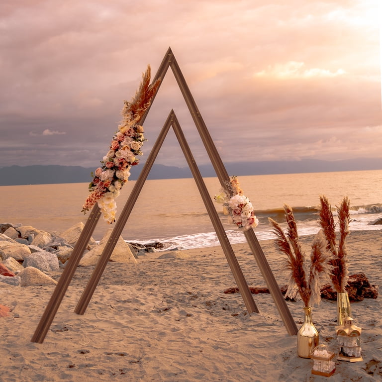 How to decorate a triangle wedding arch | Honestweddingadvice.com