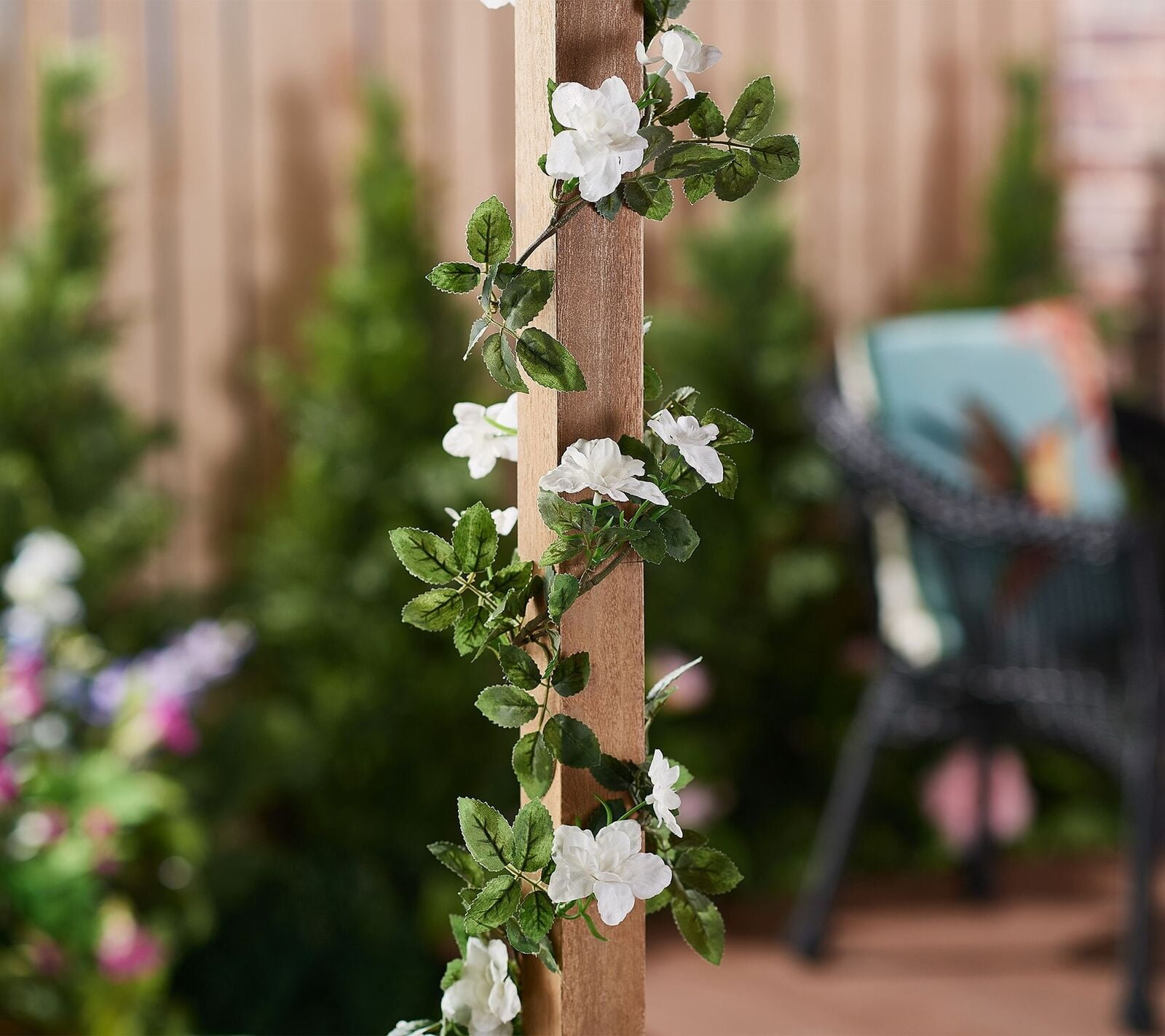 Wicker Park 5' Long Wispy Floral Indoor/Outdoor Garland in Ivory ...