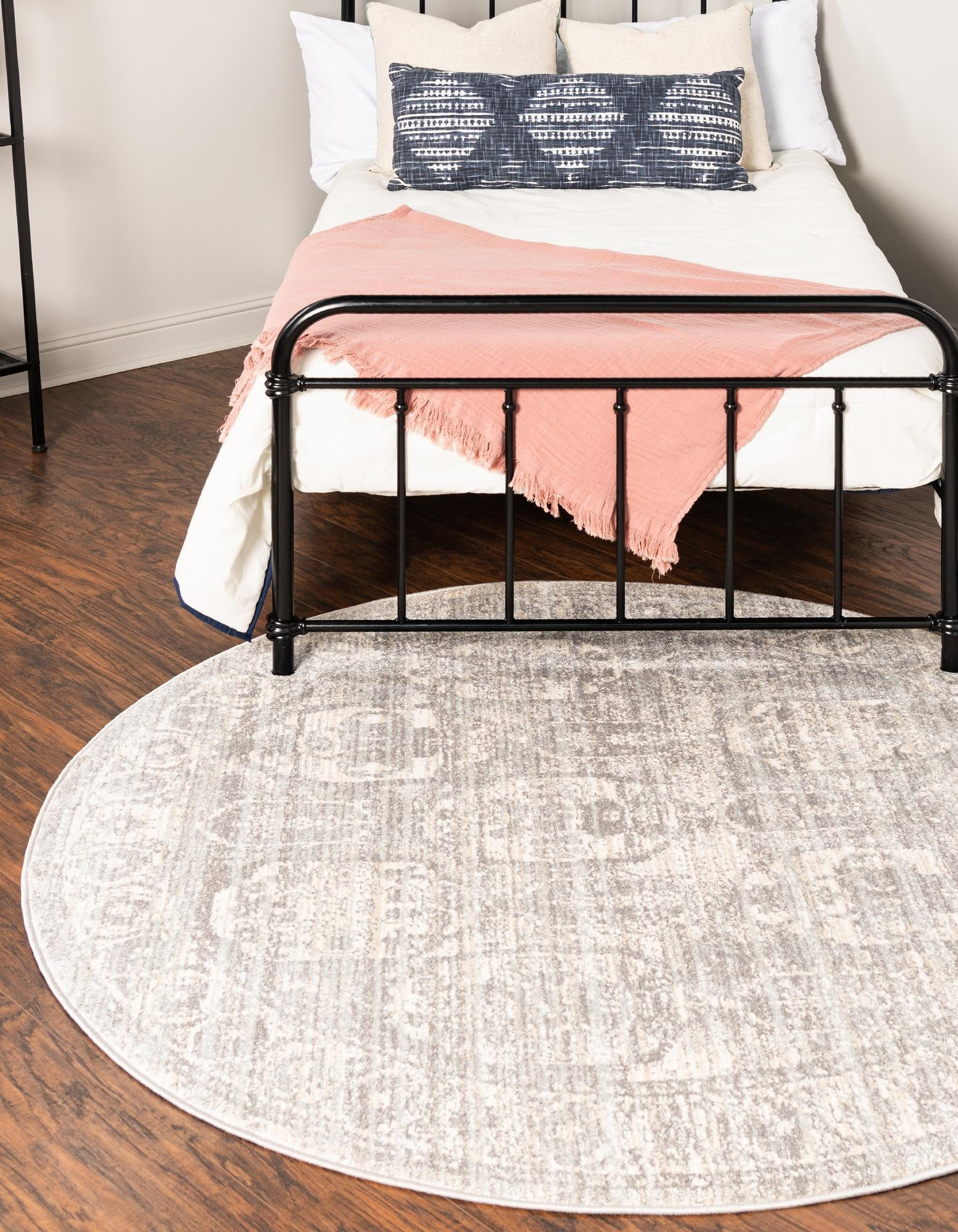 Rugs.com Lola Collection Rug – 5 Ft Round Gray Medium Rug Perfect For ...