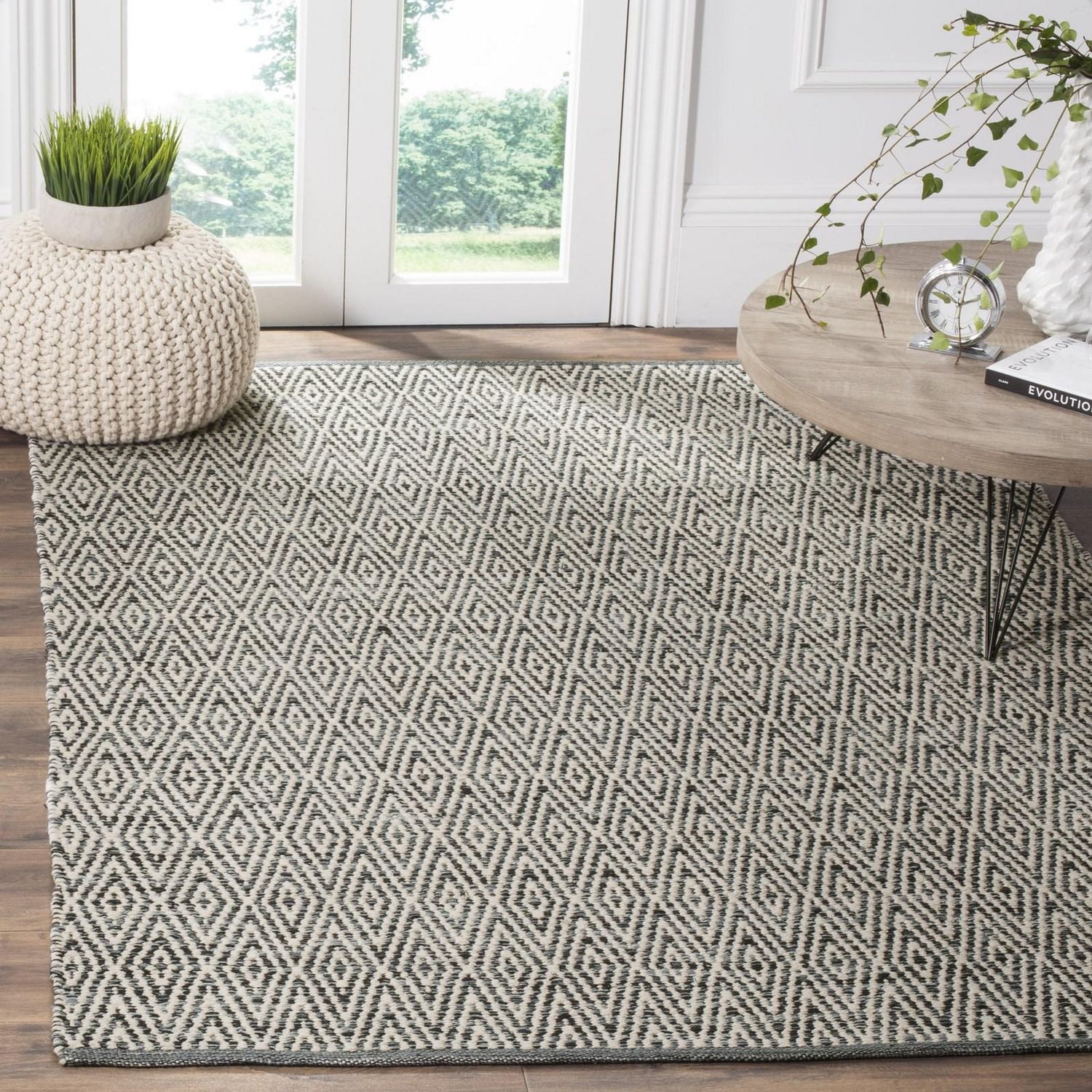 Click here for Safavieh Montauk Jakov Geometric Diamond Area Rug... prices