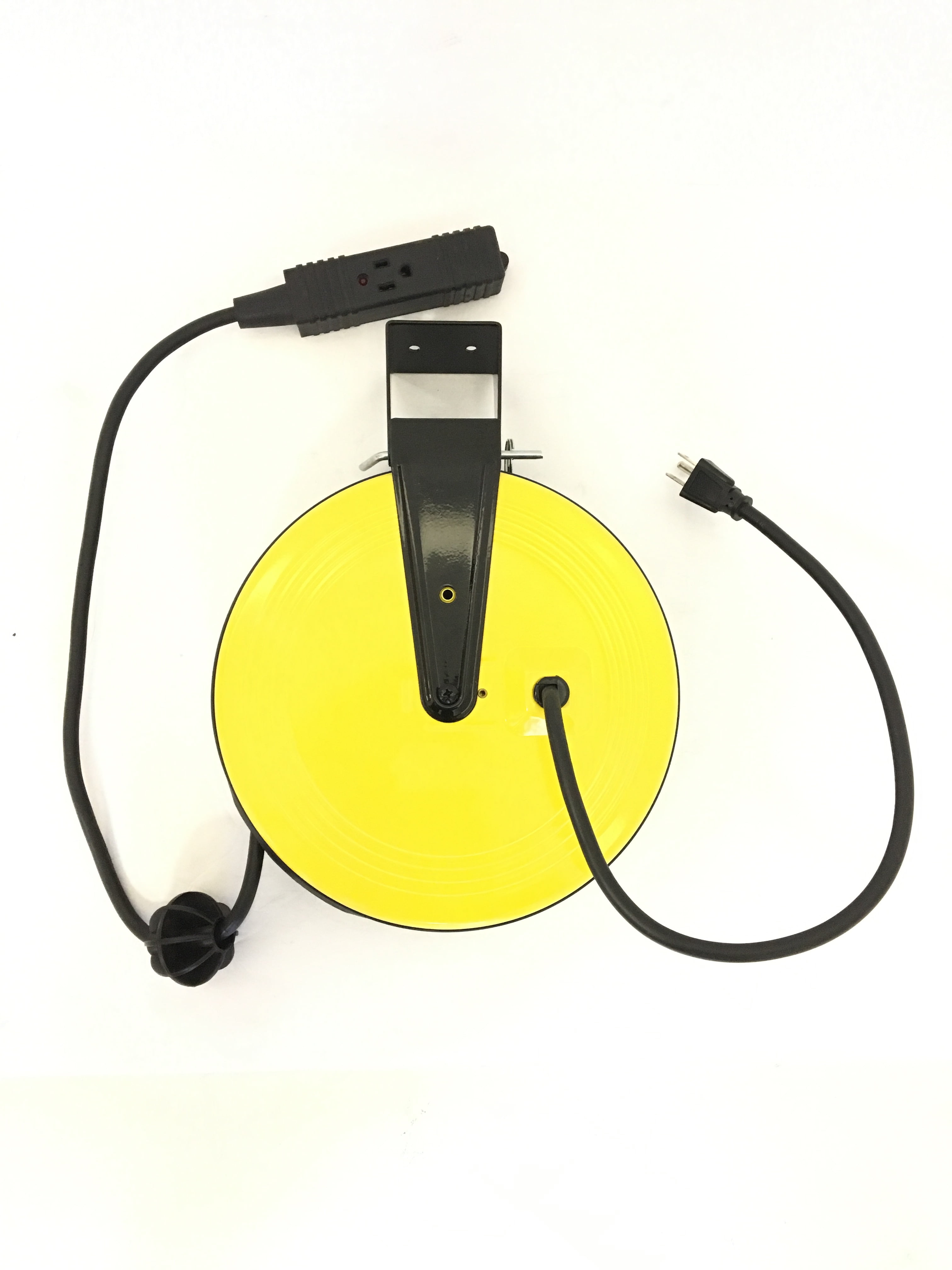 Maxworks 20301 Retractable Cord Reel 30 Feet Long By 16 Gauge maxworks-20301-retractable-cord-reel-30-feet-long-by-16-gauge
