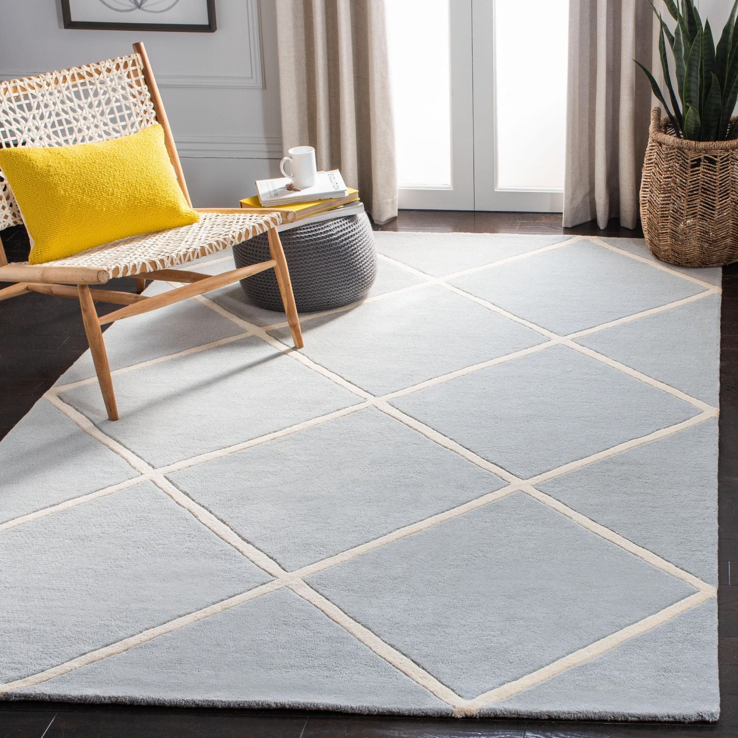Click here for Safavieh Chatham Isaac Geometric Diamonds Area Rug... prices