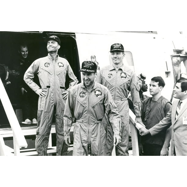 24x36 gallery poster, Apollo 13 crew on board the USS Iwo Jima ...