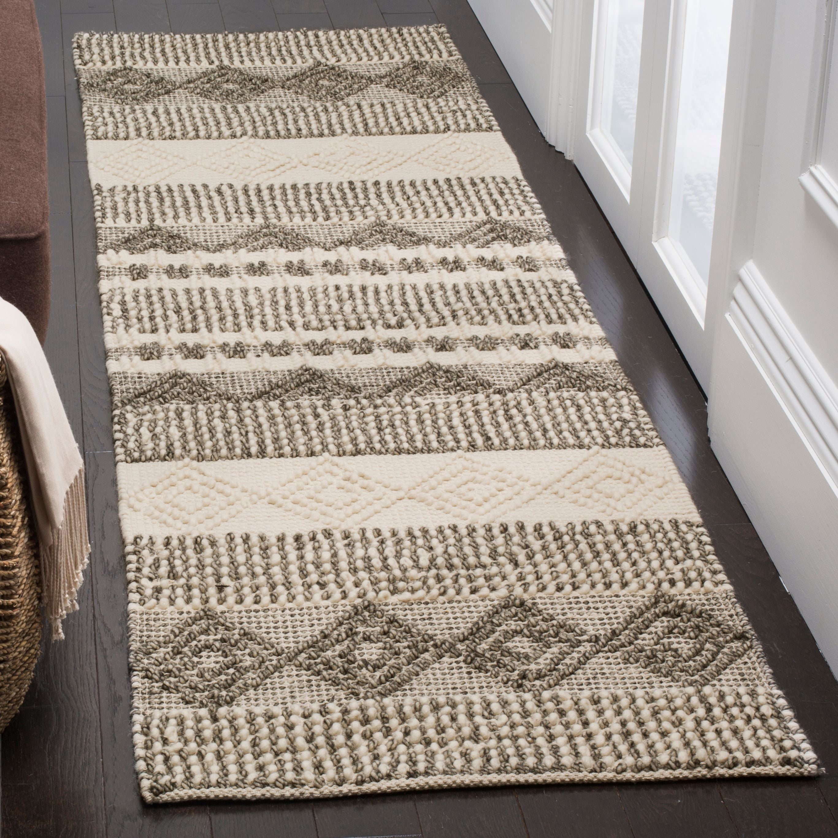 SAFAVIEH Natura Carly Geometric Braided Wool Runner Rug, Grey/Ivory, 2 ...
