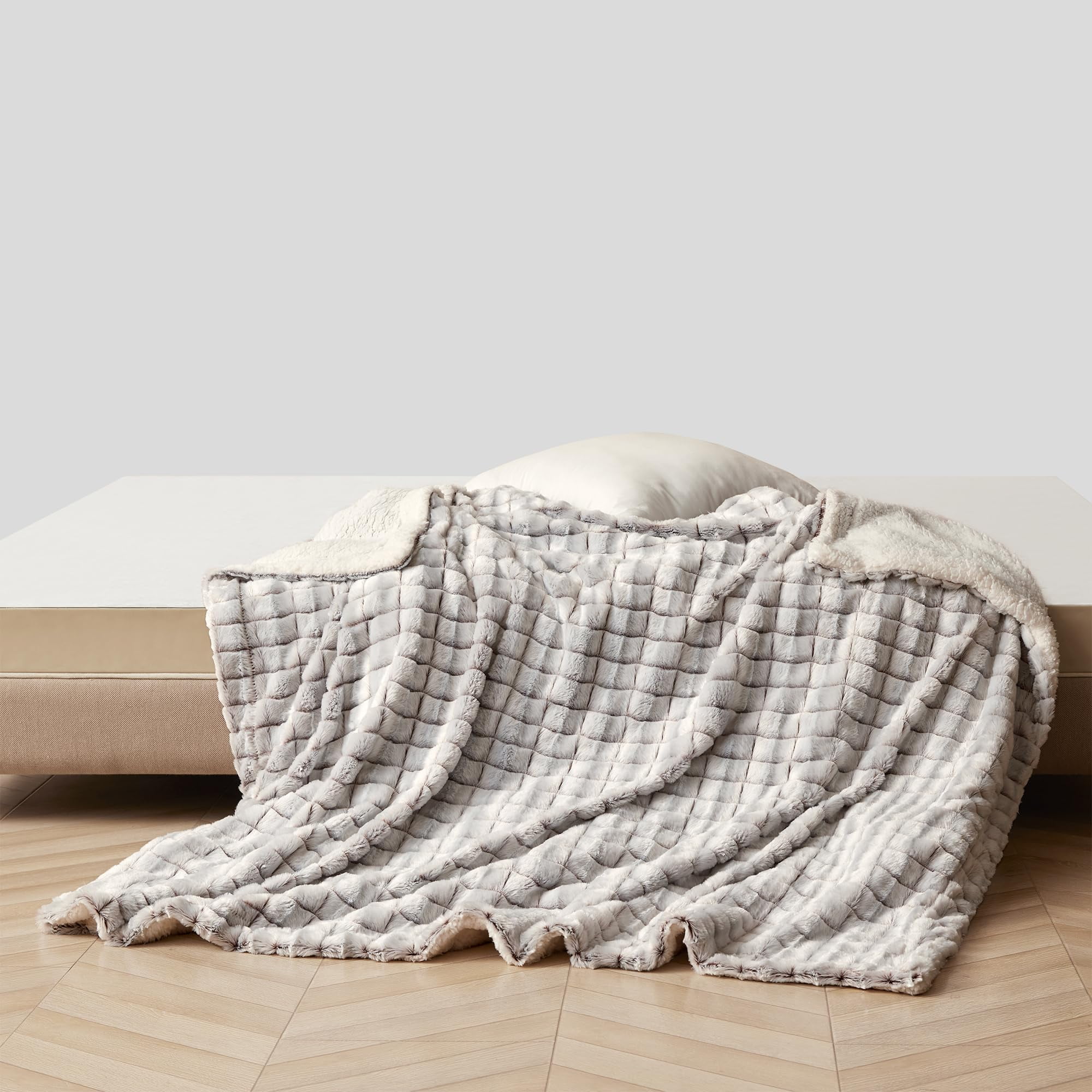 Manta Blue Ridge Micromink/Sherpa reversible, color marrón | Bodega ...