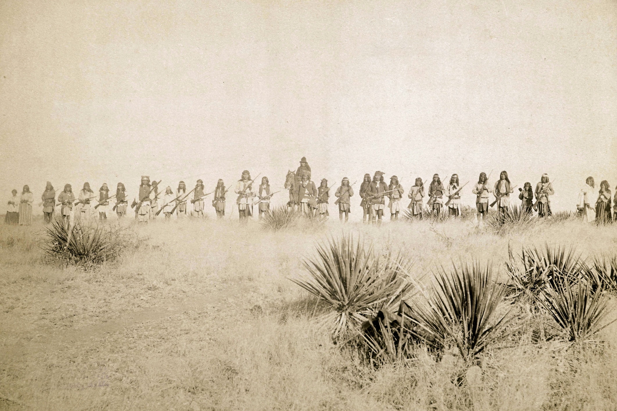 24x36 gallery poster, Geronimo and his warriors, 1886, in the Sierra ...