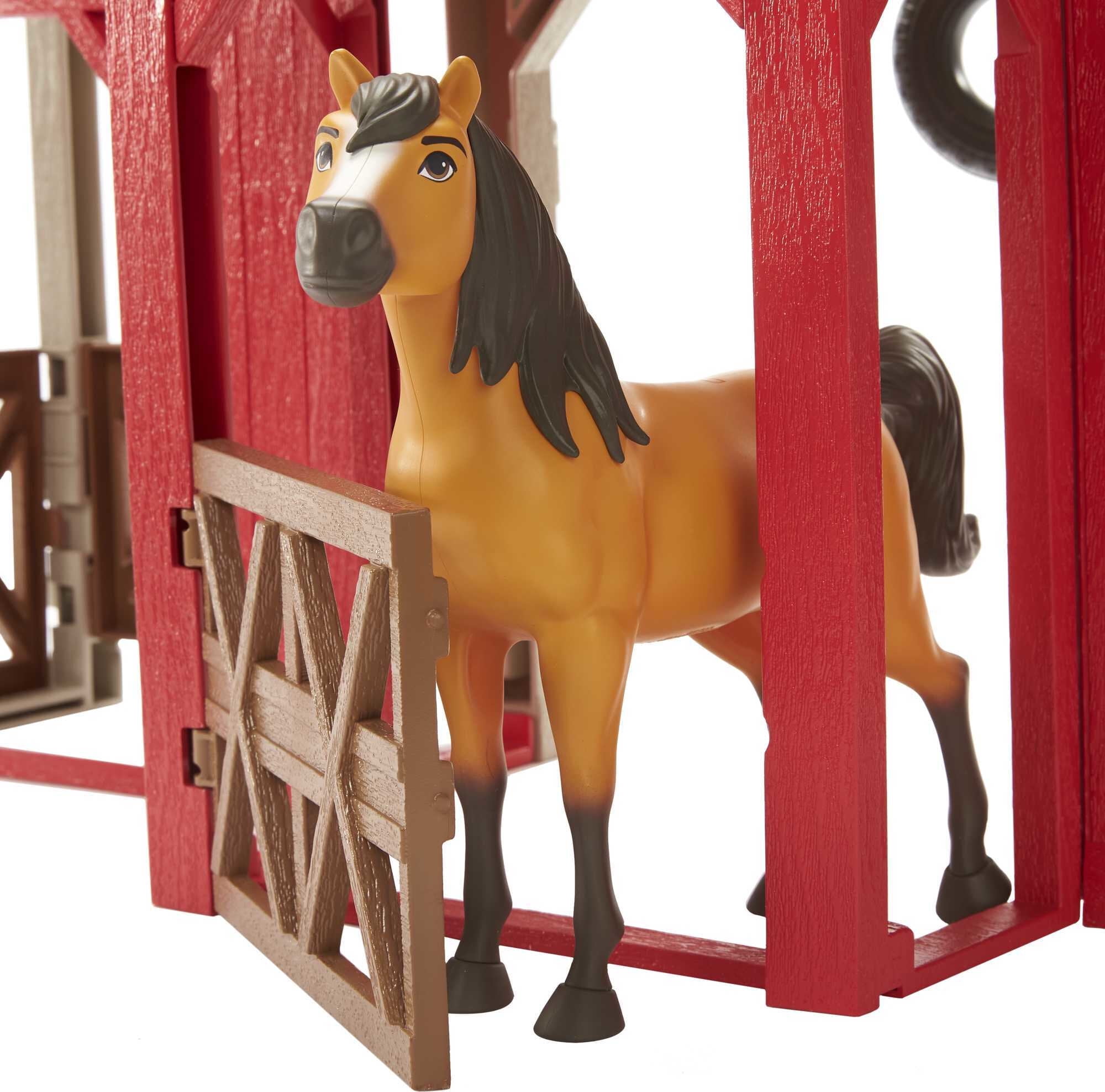 のでご Spirit Untamed Ultimate Barn Playset， Lucky Doll (7-in) Spirit ...