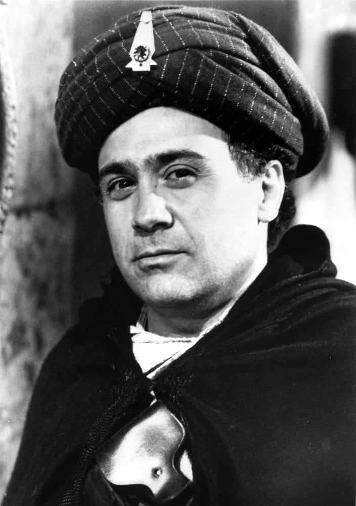 Danny DeVito wearing a turban Photo Print (8 x 10) - Walmart.com