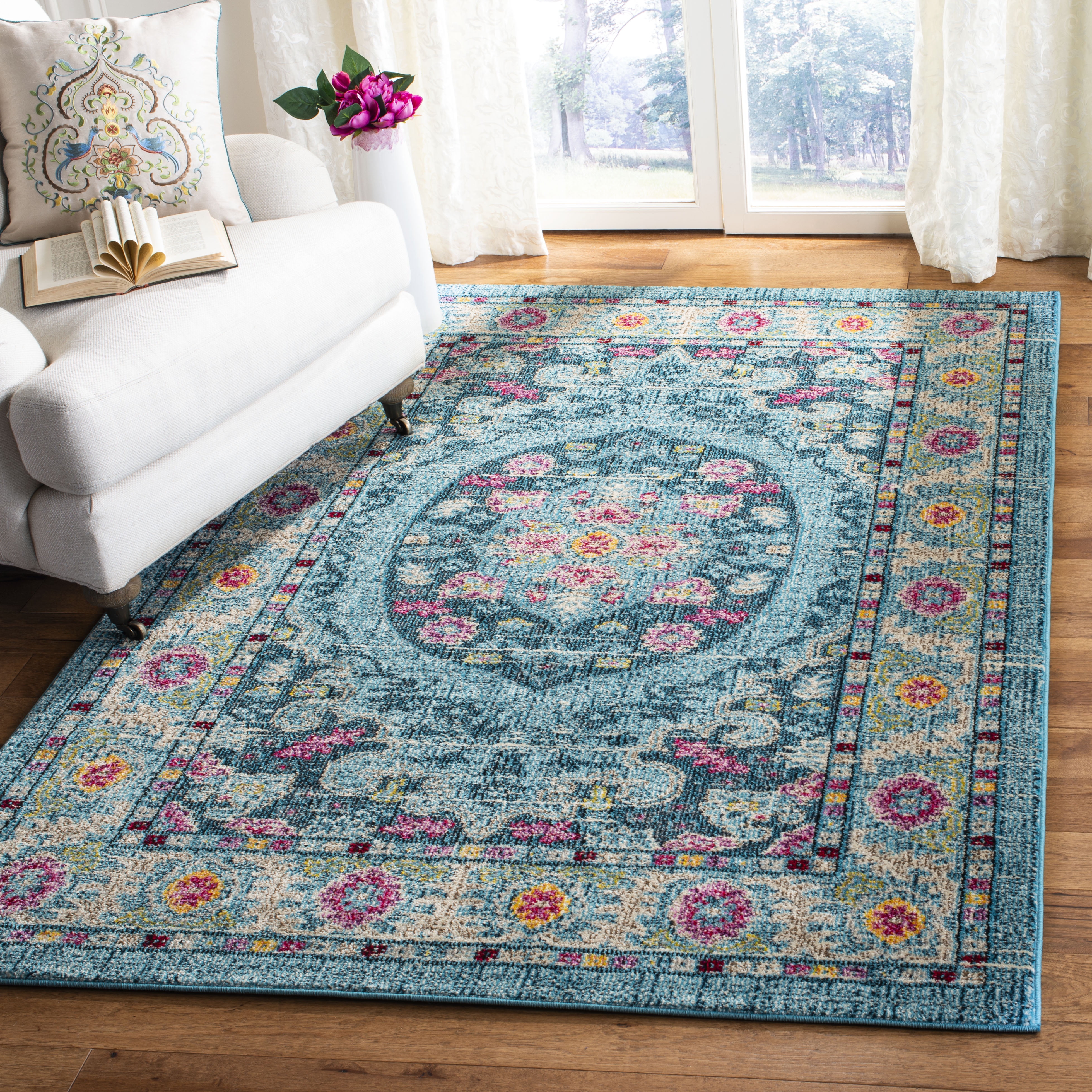 SAFAVIEH Madison Eustacia Traditional Area Rug, Light Blue/Fuchsia, 6 ...