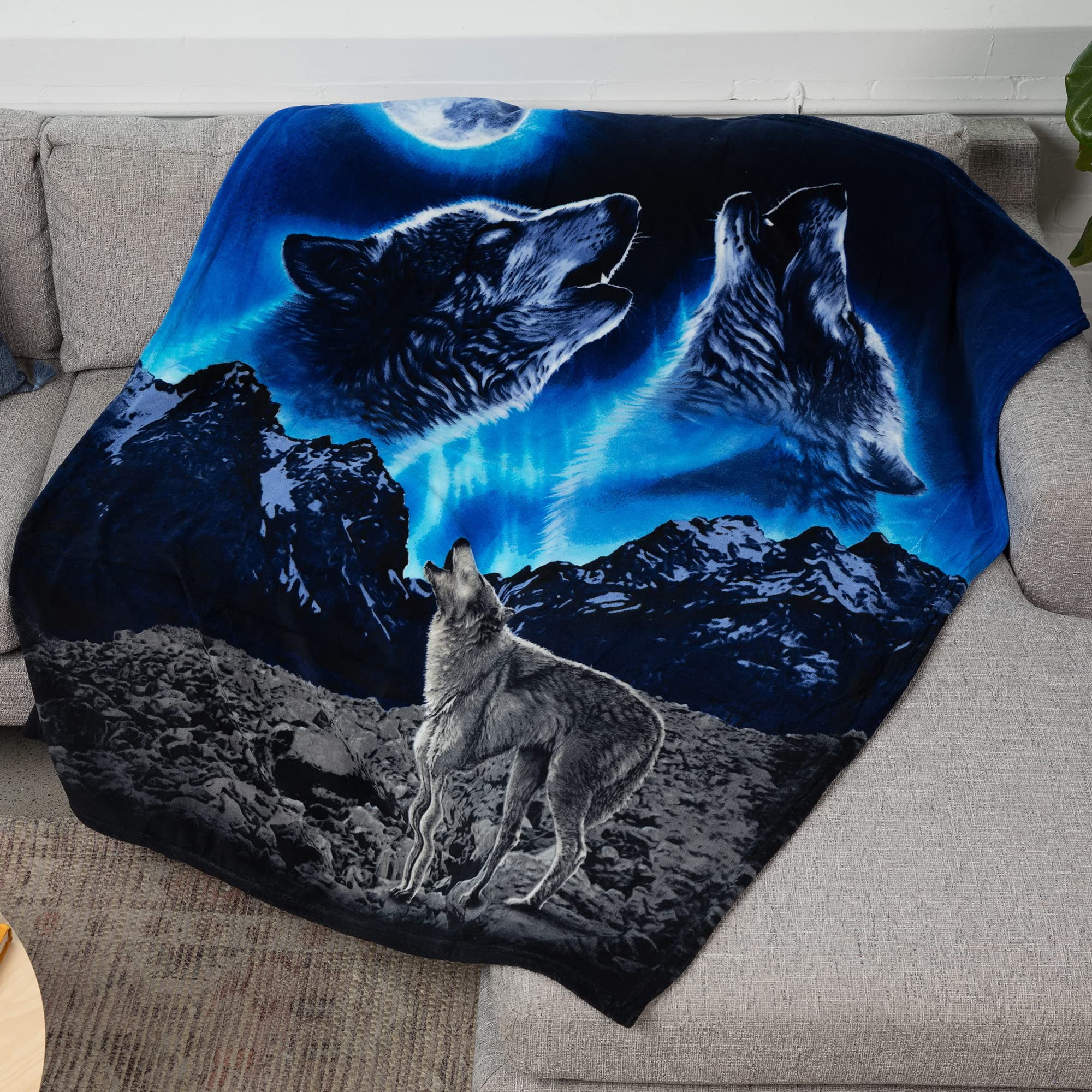 Dawhud Direct Wolves Howling Moon Super Soft Plush Fleece Throw Blanket ...