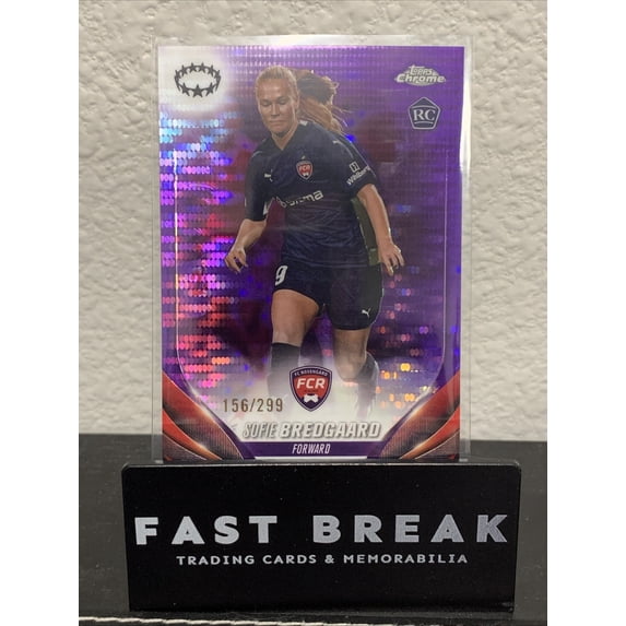 2023-24 Topps Chrome Uefa Women's Champions League #81 Purple Pulsar ...