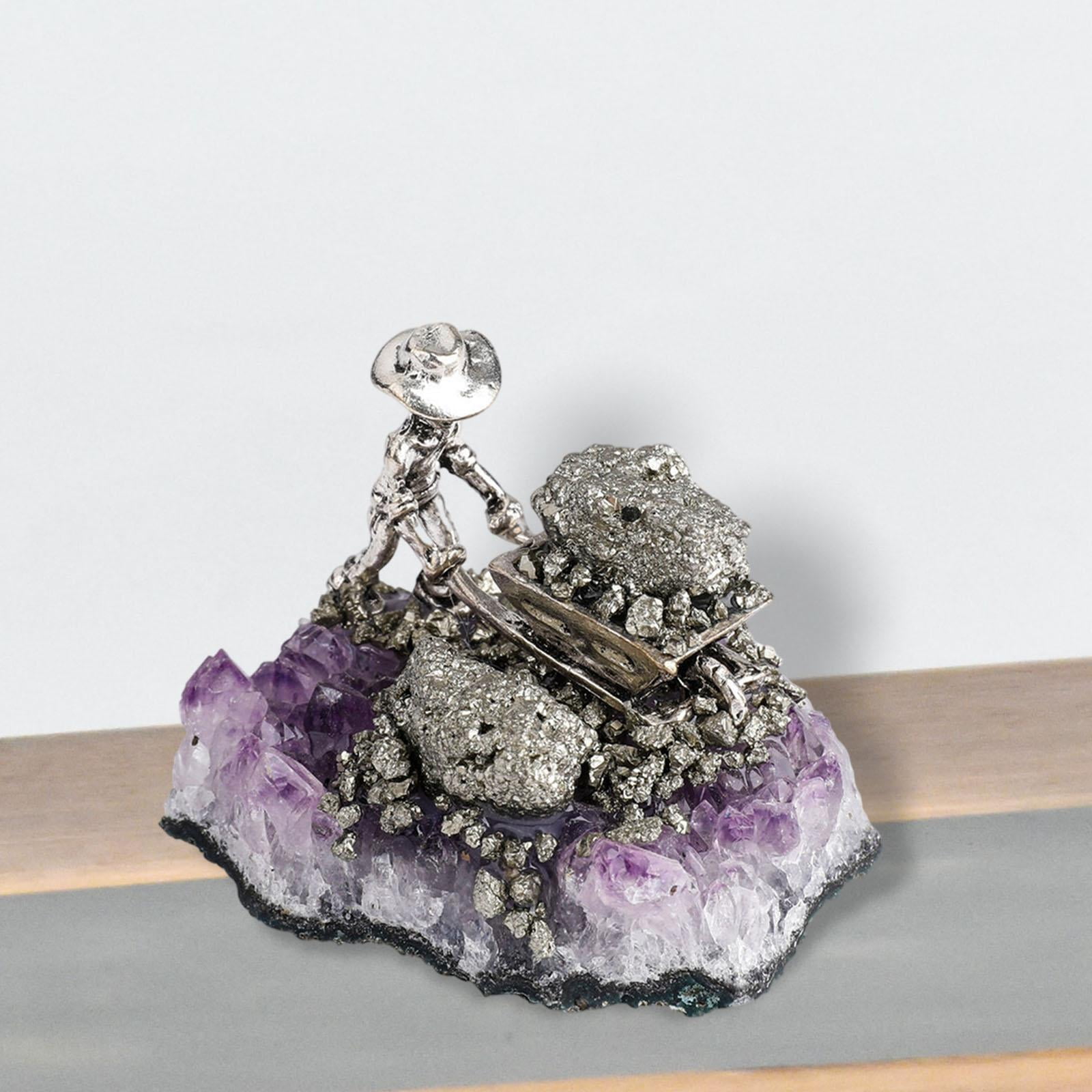 Cúmulo de amatista creativo con estatuilla de , modelo púrpura de ...