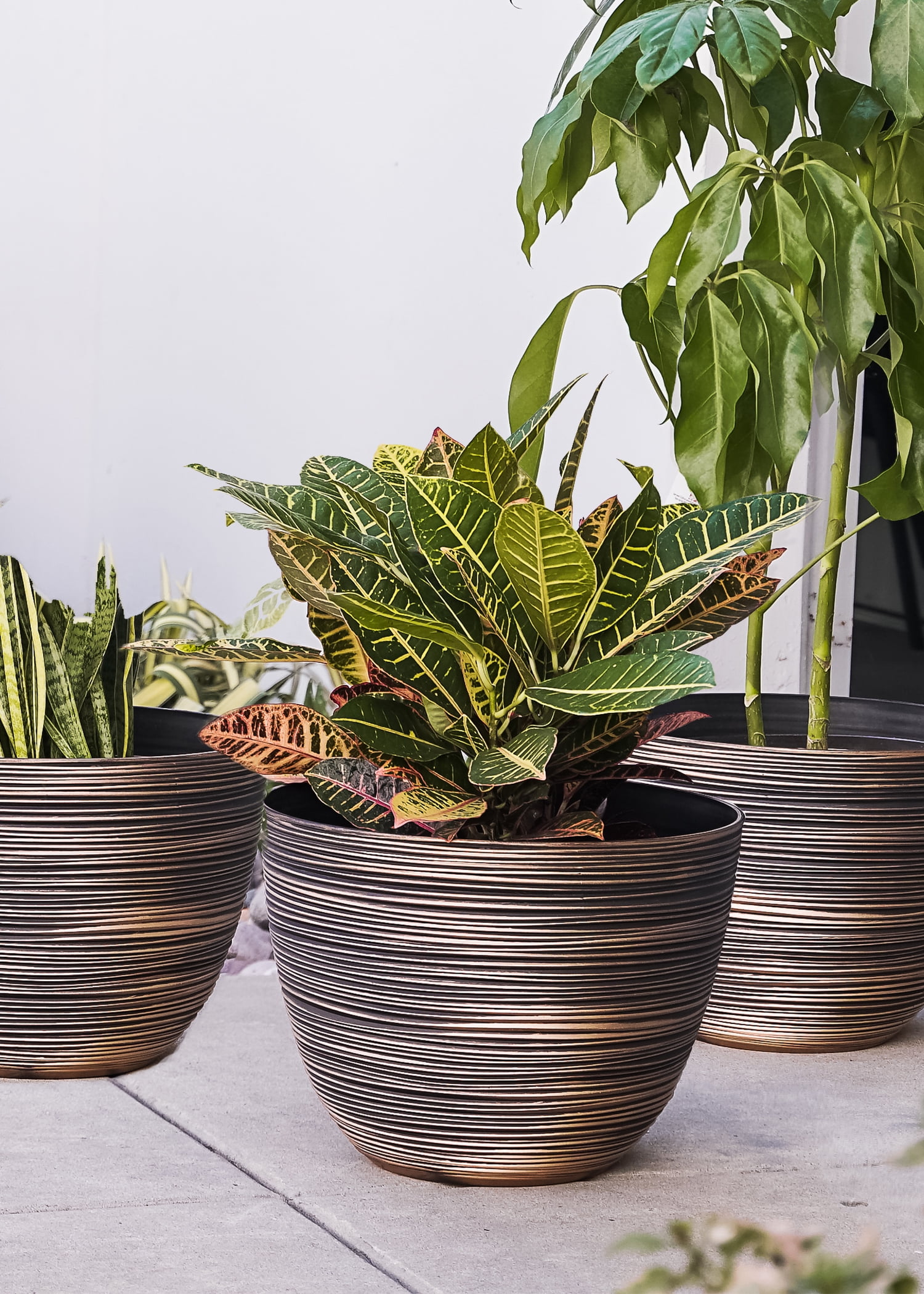 XBrand Modern Nested Round Textured Indoor Outdoor Pot Planter, Set of ...