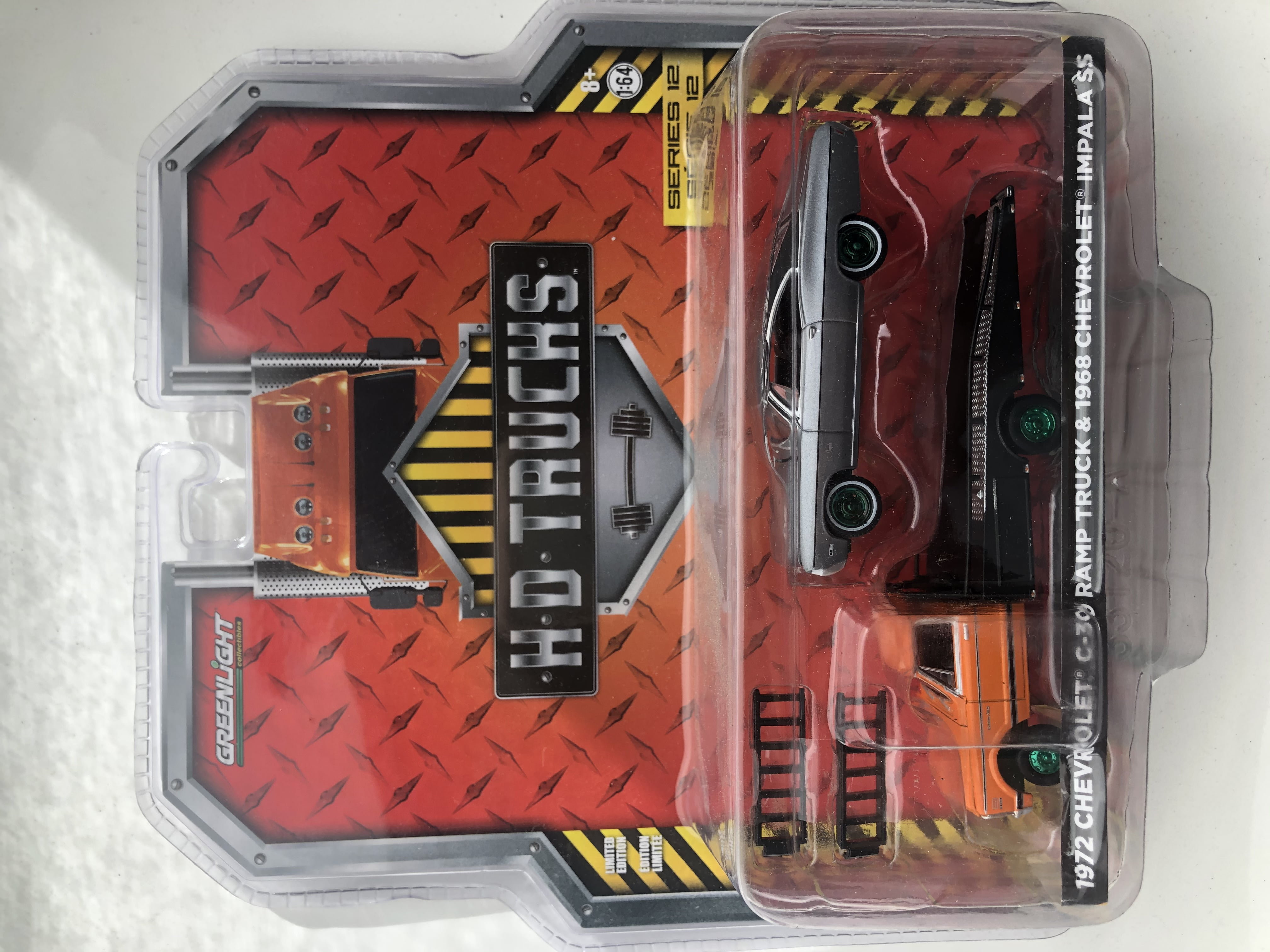 GREENLIGHT 1:64 HD TRUCKS SERIES 12 - 1972 CHEVY C-30 RAMP TRUCK WITH ...