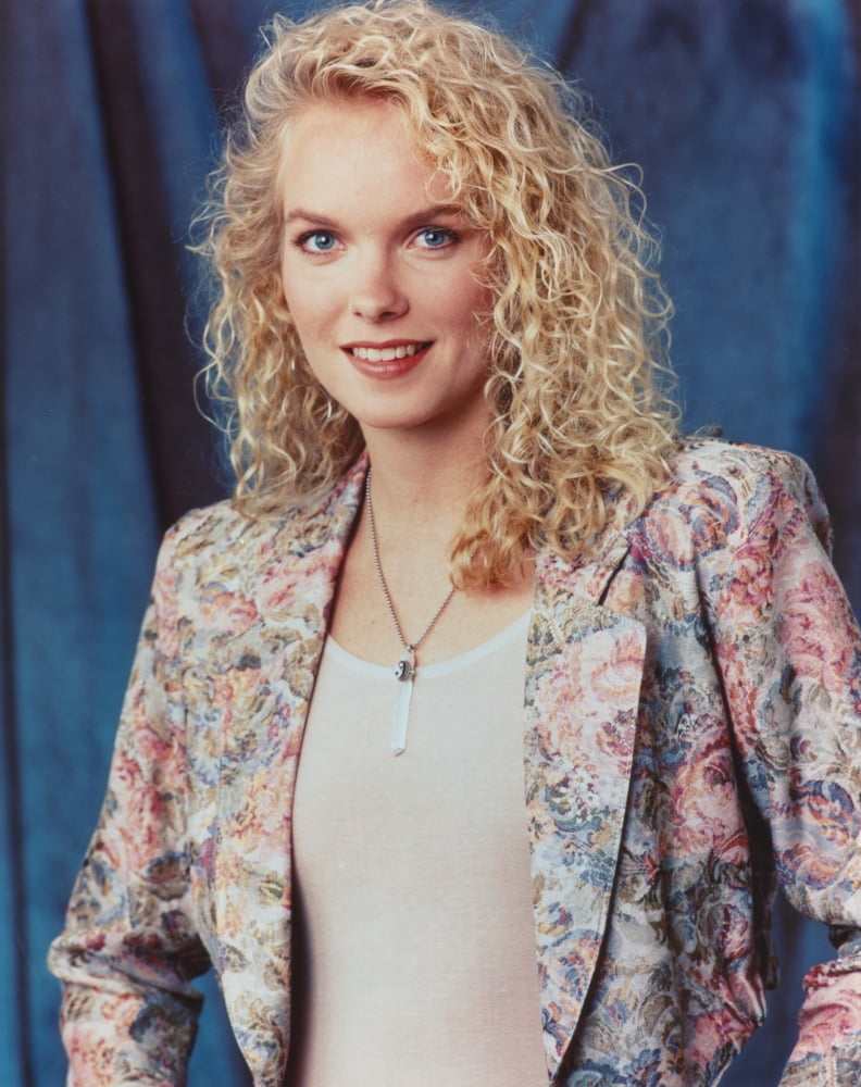 Lara Piper Close Up Portrait Photo Print (8 x 10) - Walmart.com