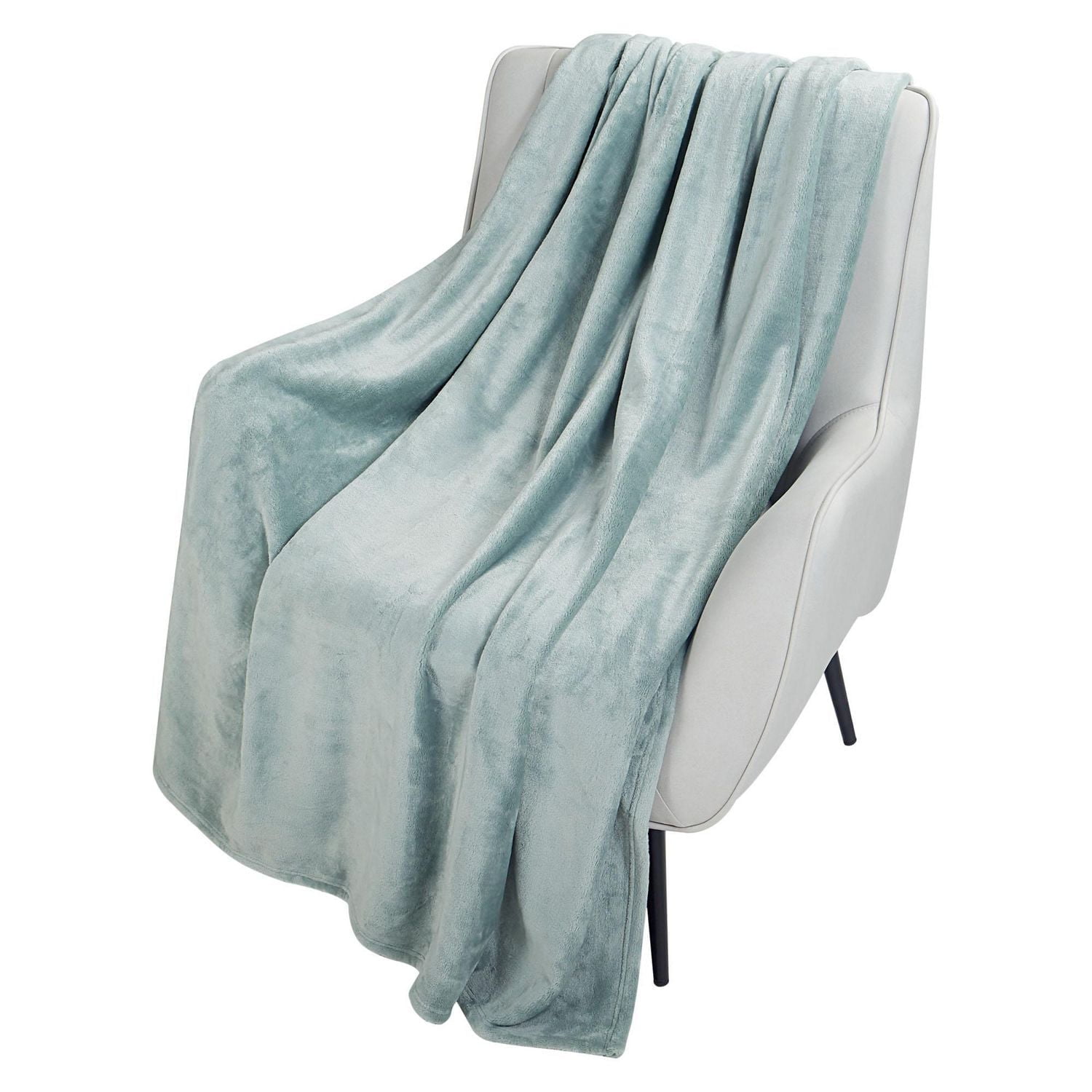 Click here for Hometrends Velvet Plush Throw Throw prices