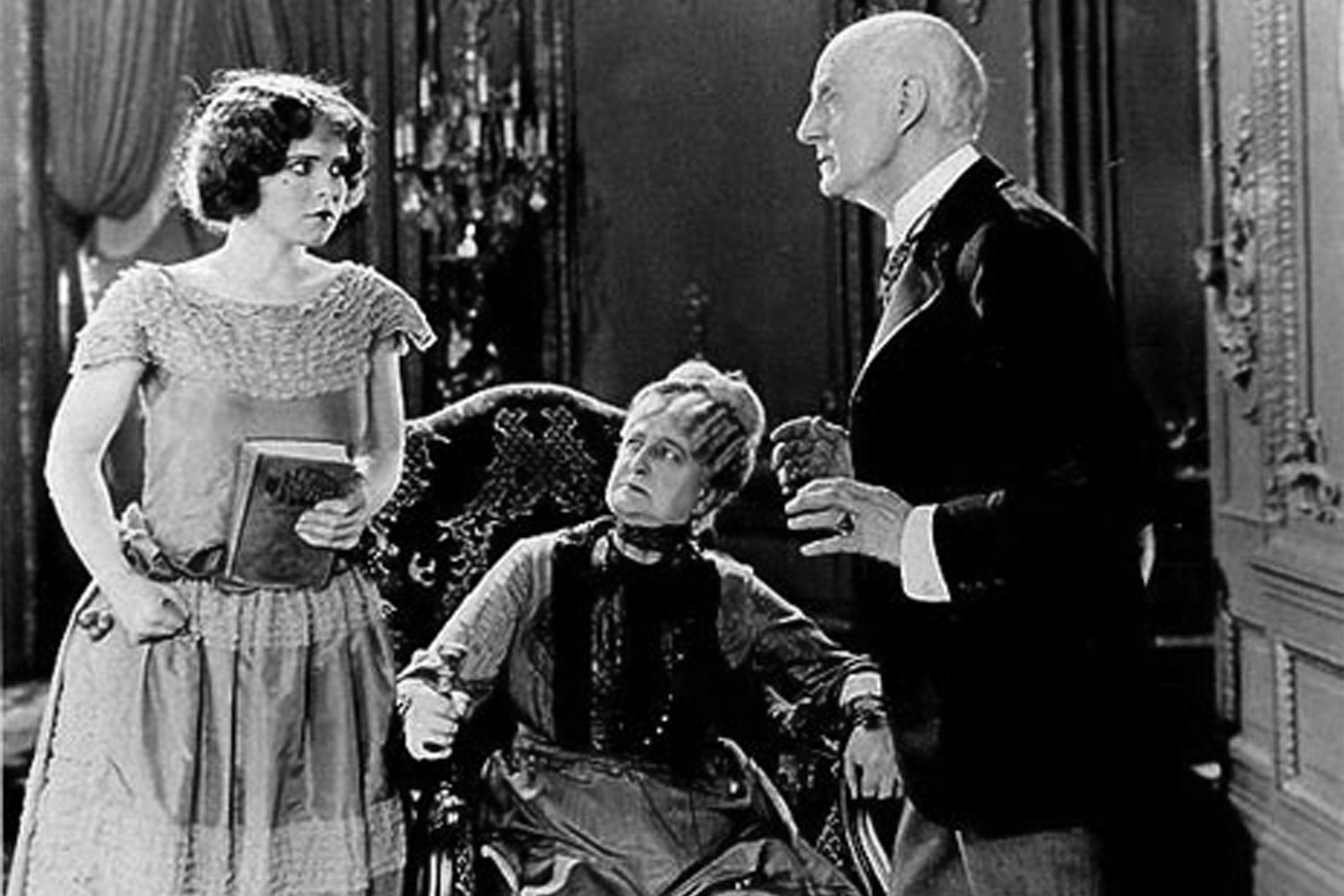 24x36 gallery poster, Clara Bow as Janet the horrid flapper in Black ...