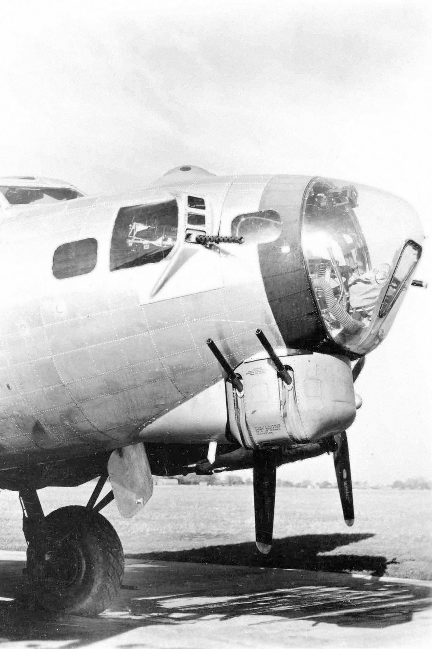 24x36 gallery poster, B-17G nose detail B-17 Flying Fortress - Walmart.com