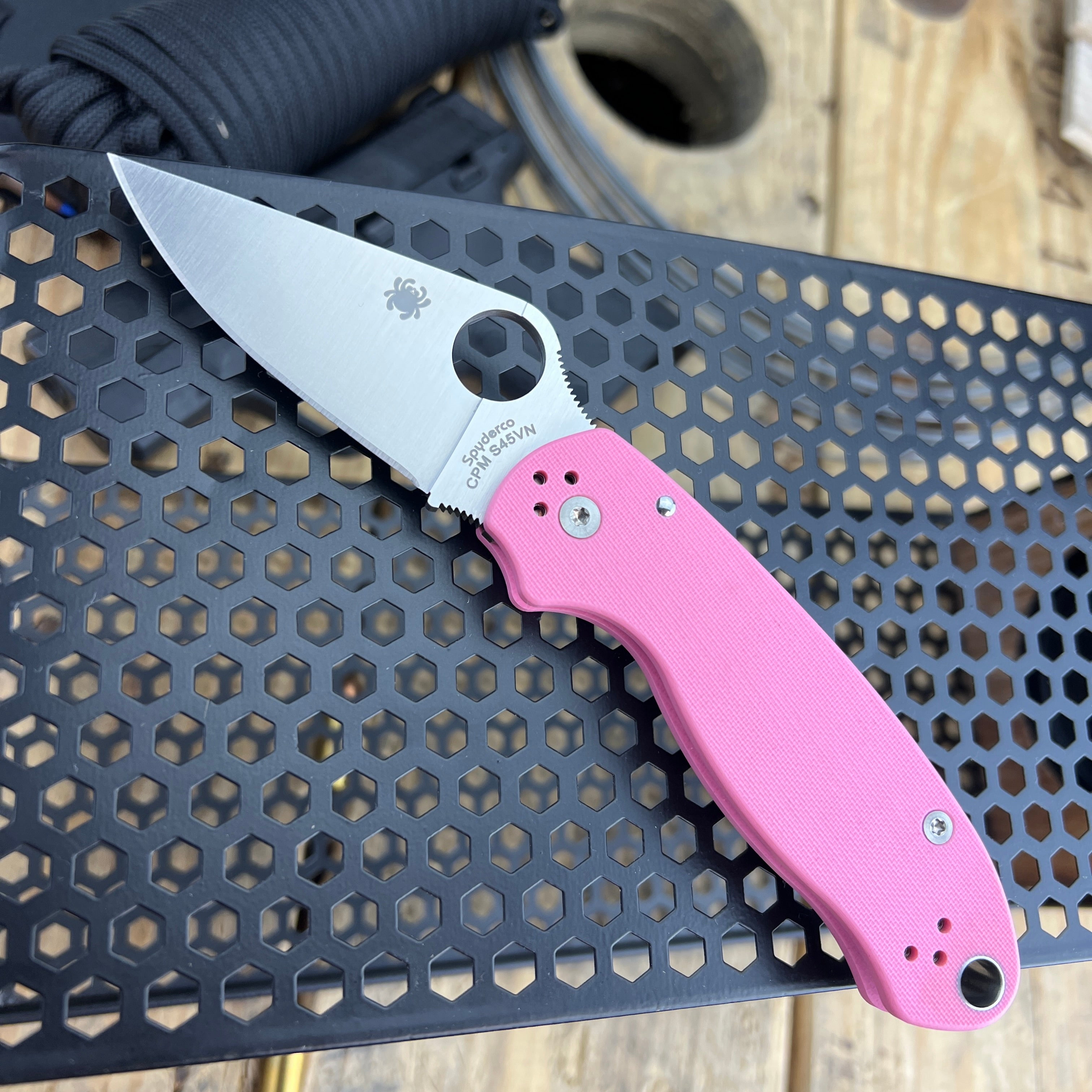 Buy Spyderco (C223GPPN) Para 3 Pink G10 with S45VN Plain Blade KnifeJoy ...