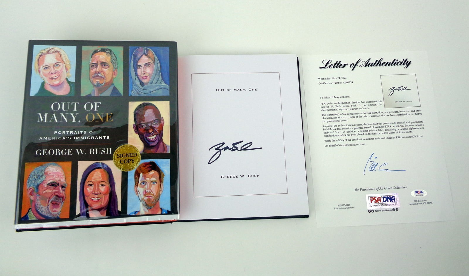 President George W Bush Signed Autograph Out Of Many One Book PSA/DNA ...