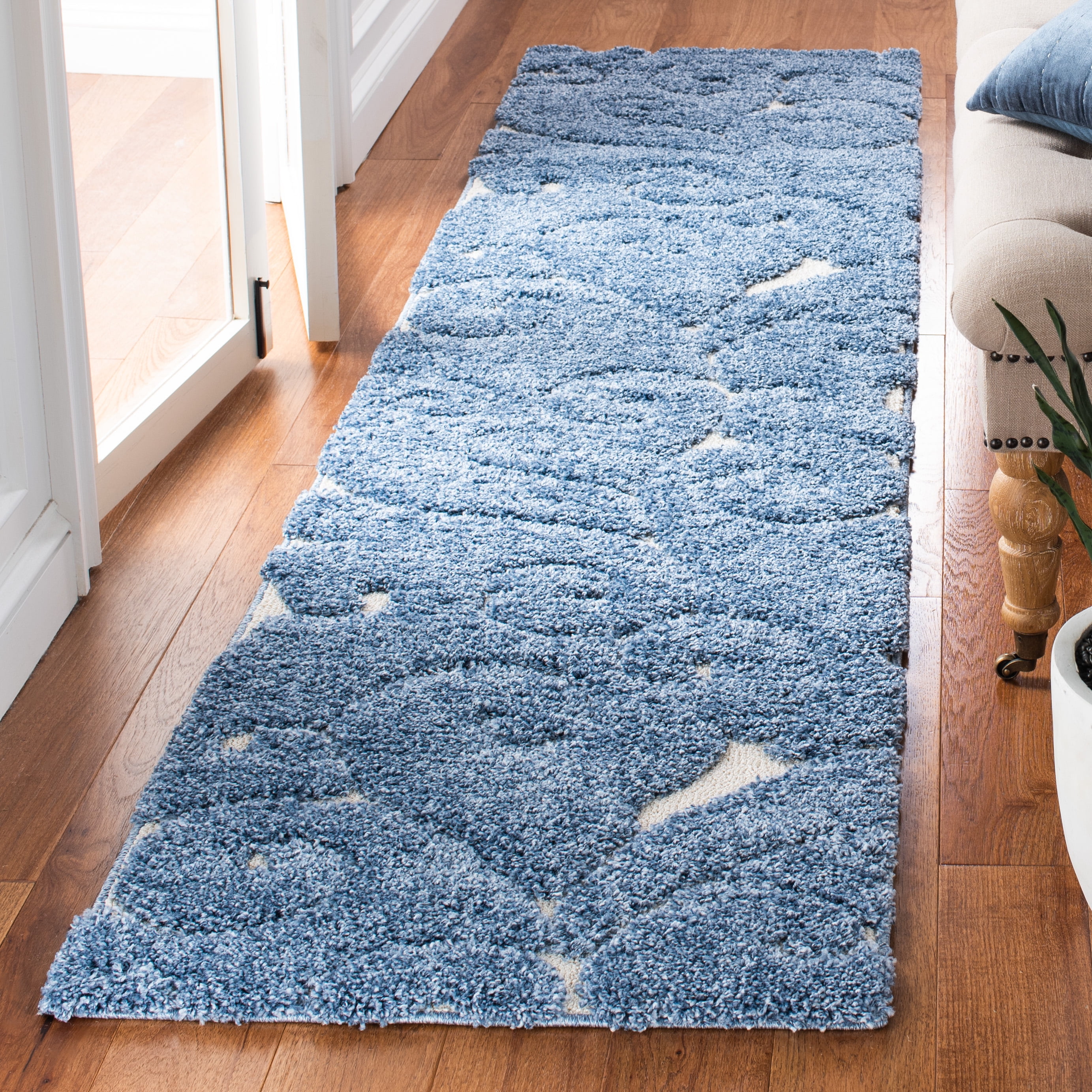 SAFAVIEH Florida Doug Floral Vines Shag Runner Rug, Light Blue/Cream, 2 ...