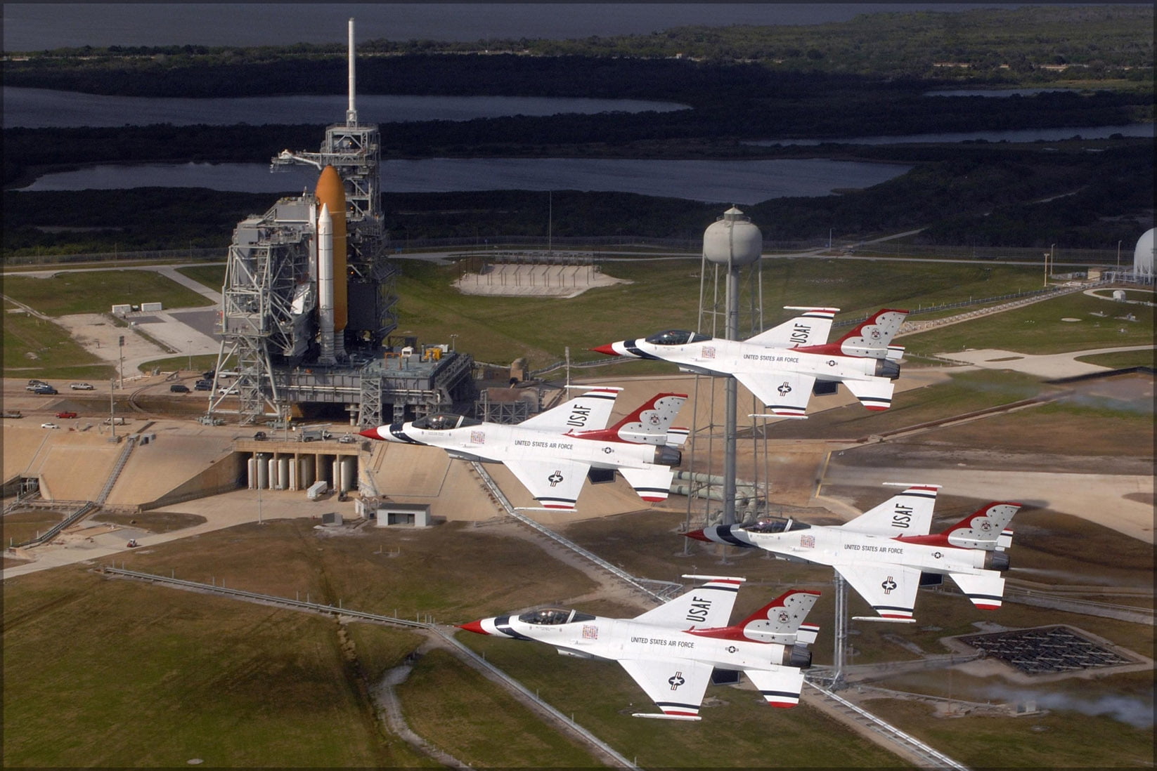 24"x36" Gallery Poster, USAF Thunderbirds fly past space shuttle launch ...