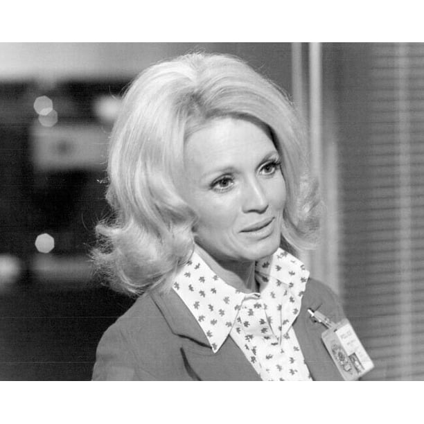 Angie Dickinson as Pepper Anderson with police ID badge Police Woman ...