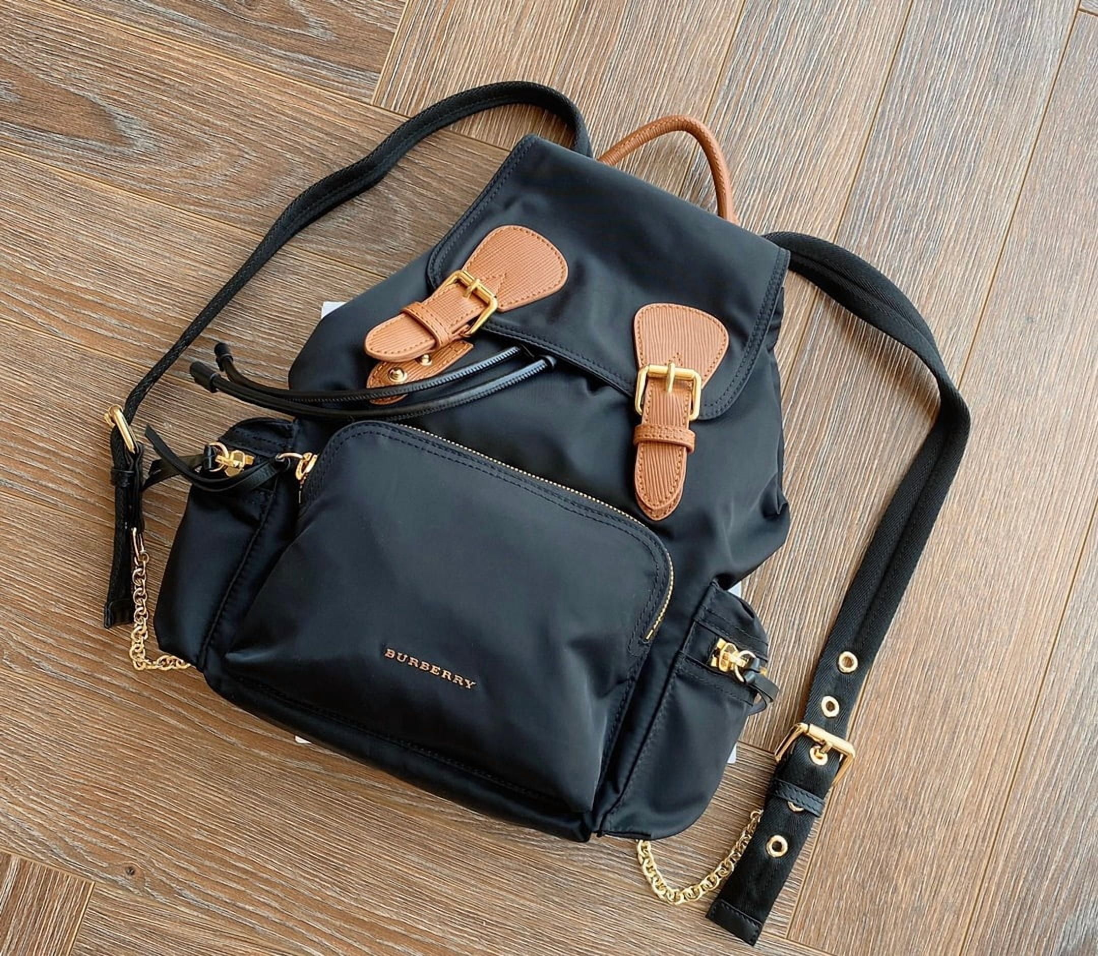 BUR & BERRY The bag is made of selected materials with good texture ...