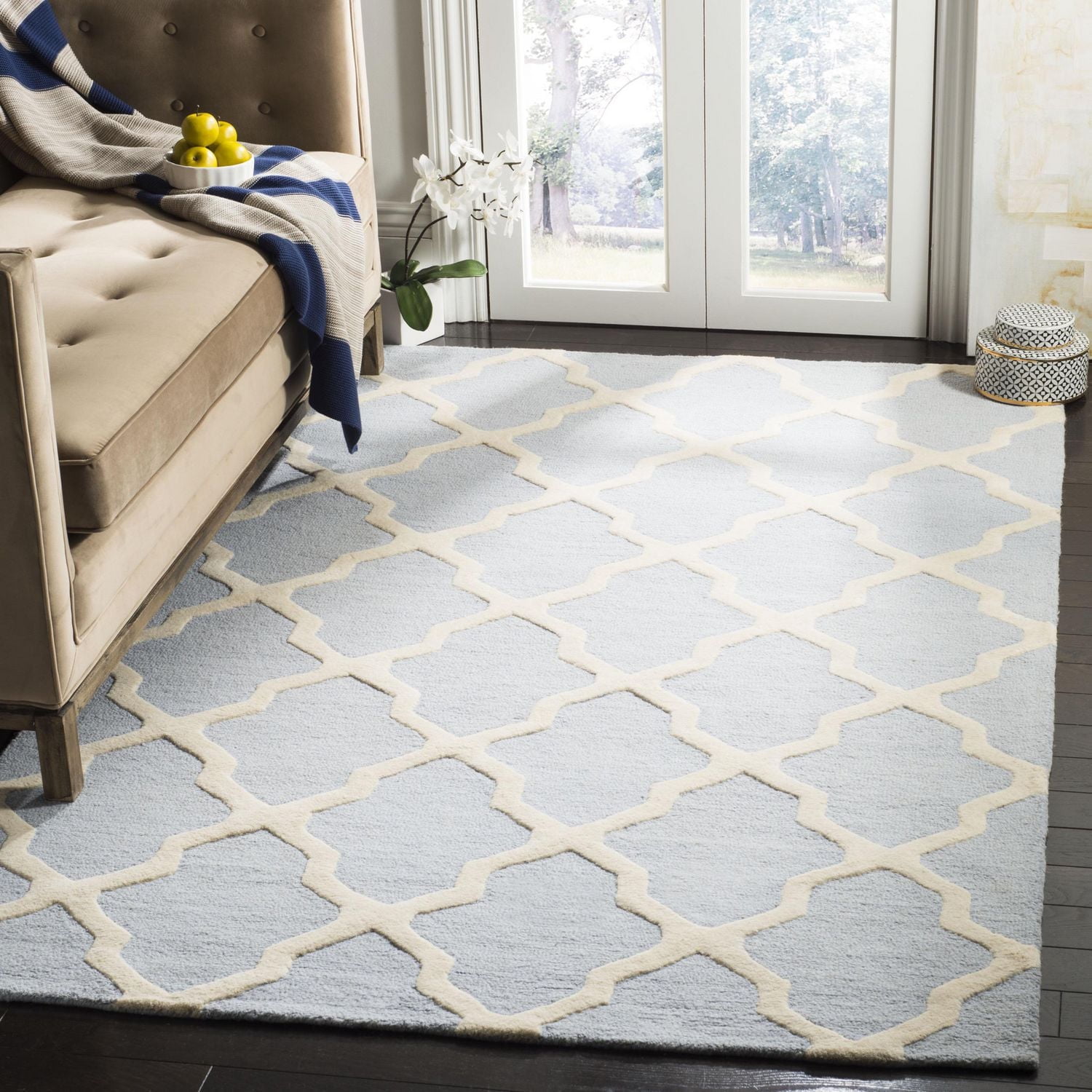 Click here for Safavieh Cambridge Liam Geometric Area Rug 5 Ft. X... prices