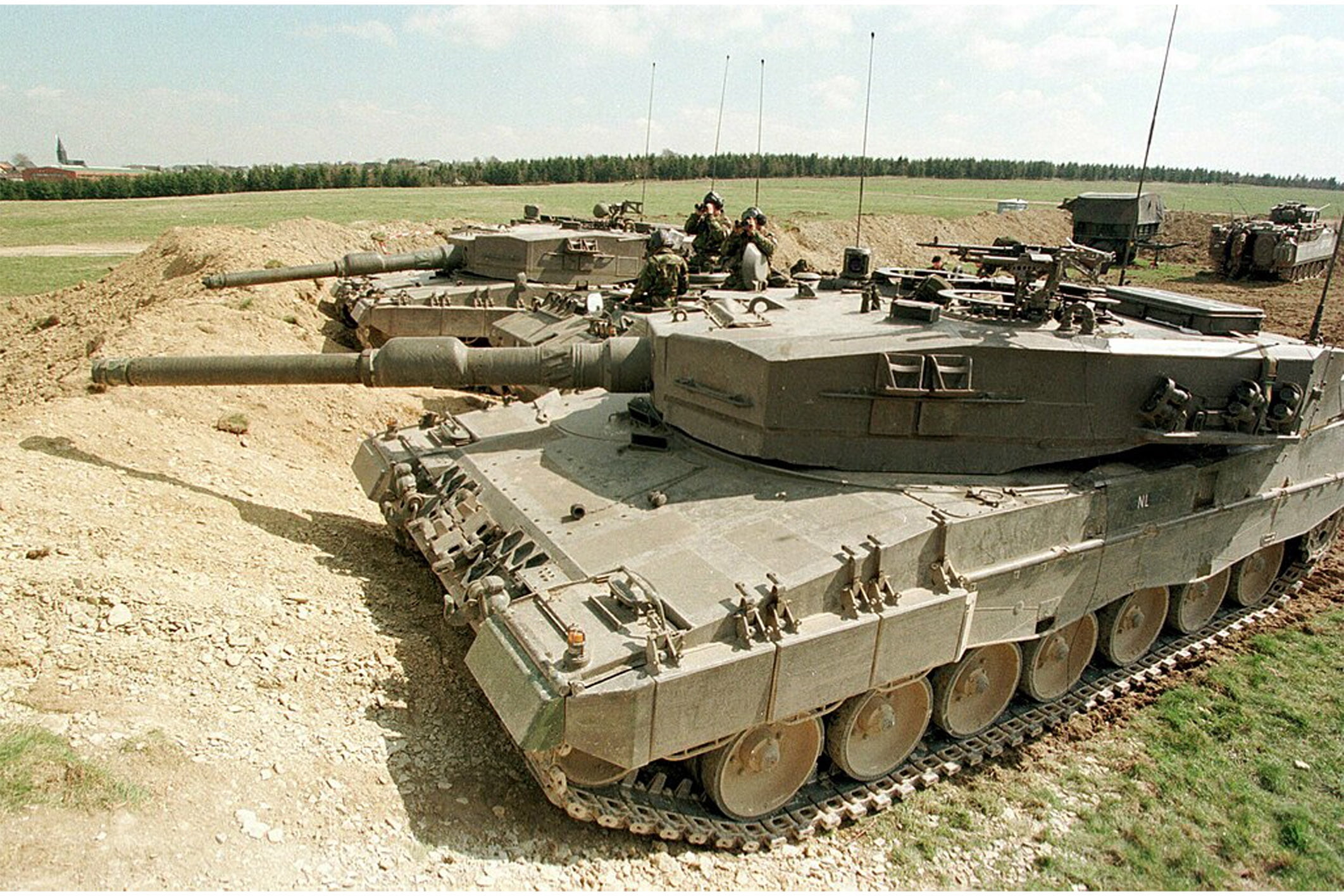 24x36 gallery poster, Dutch Leopard Tank tank 2A4 tanks 1997 - Walmart.com