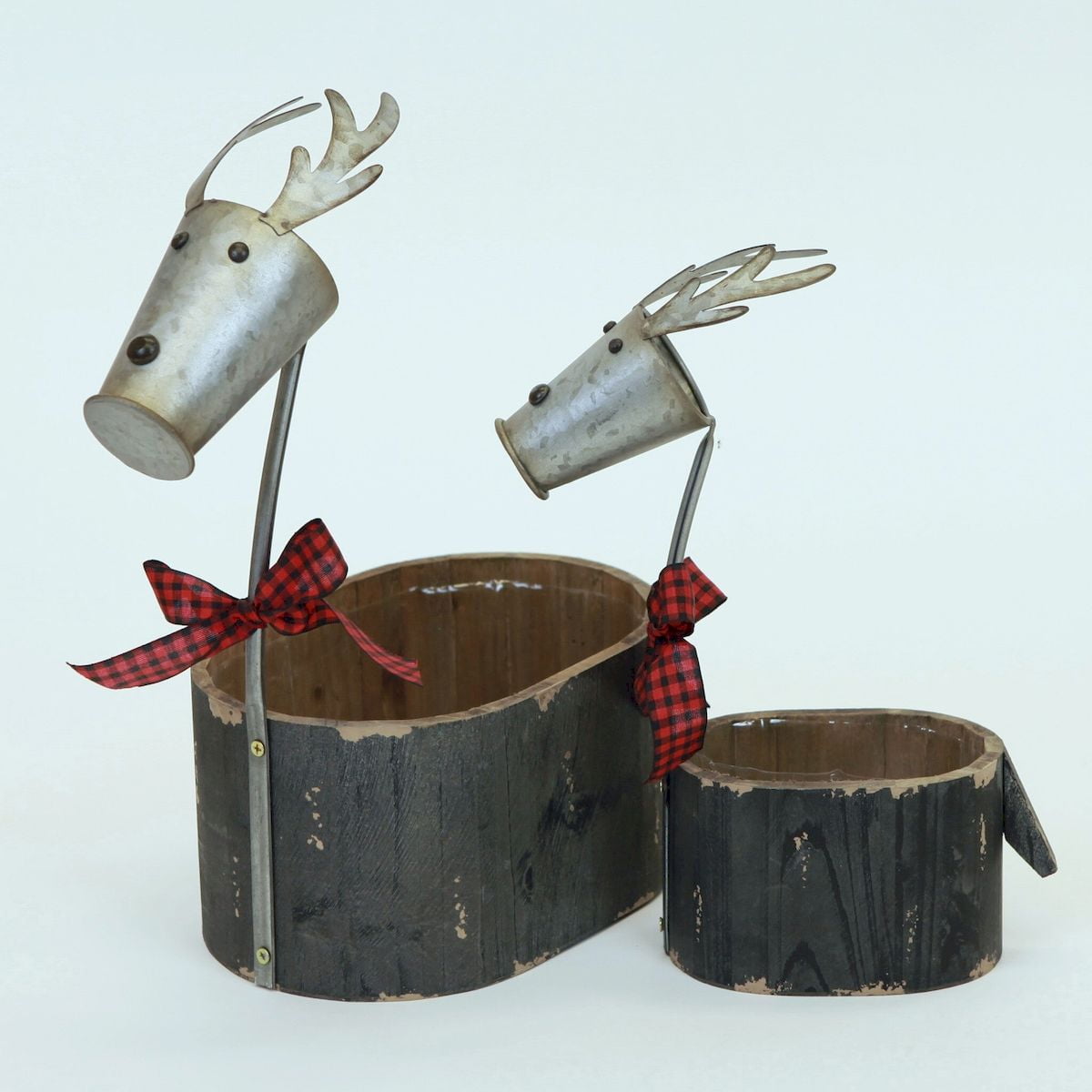 Set Of 2 Metal Reindeer Heads With Plaid Bow And Bucket Body ...