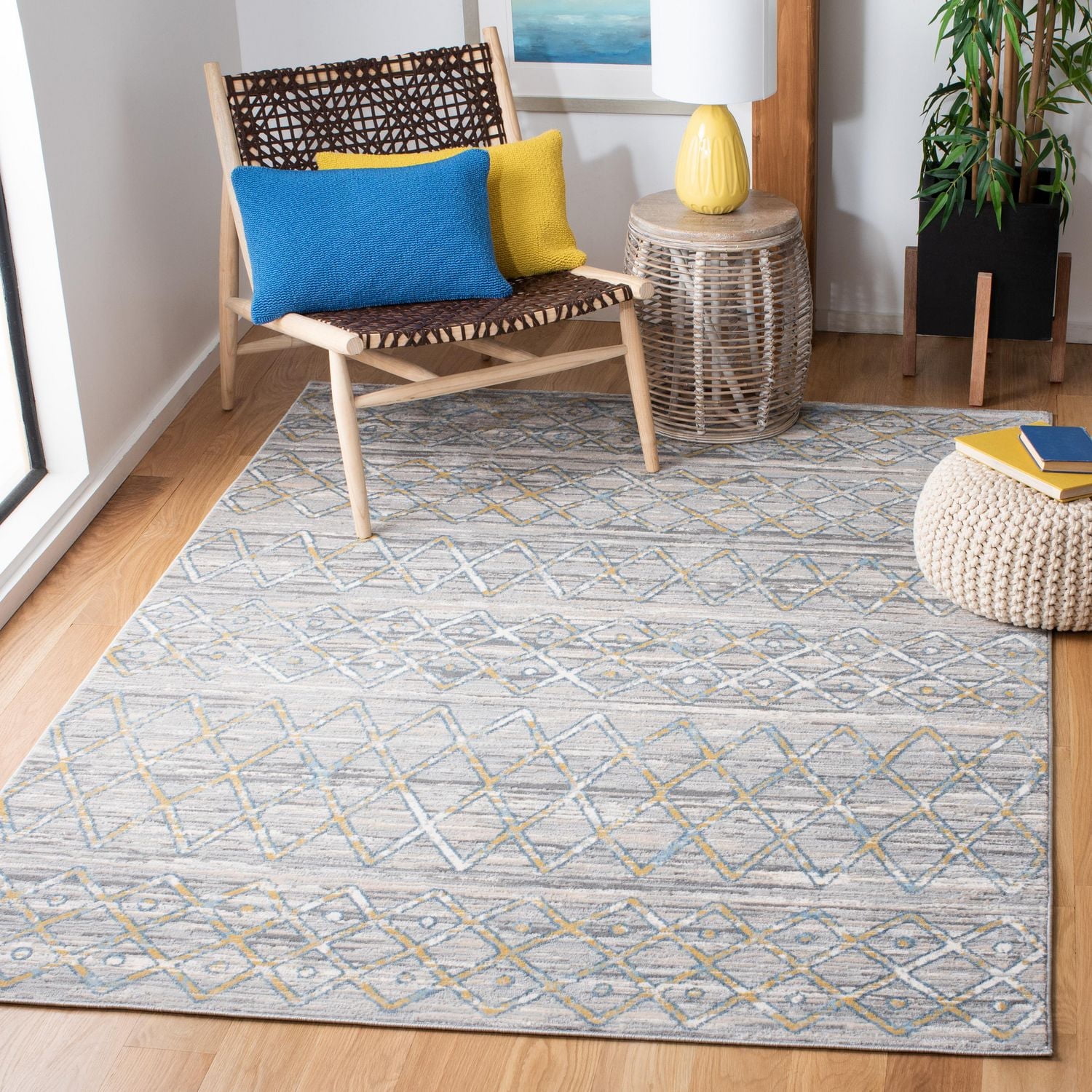 Click here for Safavieh Lagoon Zoja Distressed Trellis Area Rug 4... prices