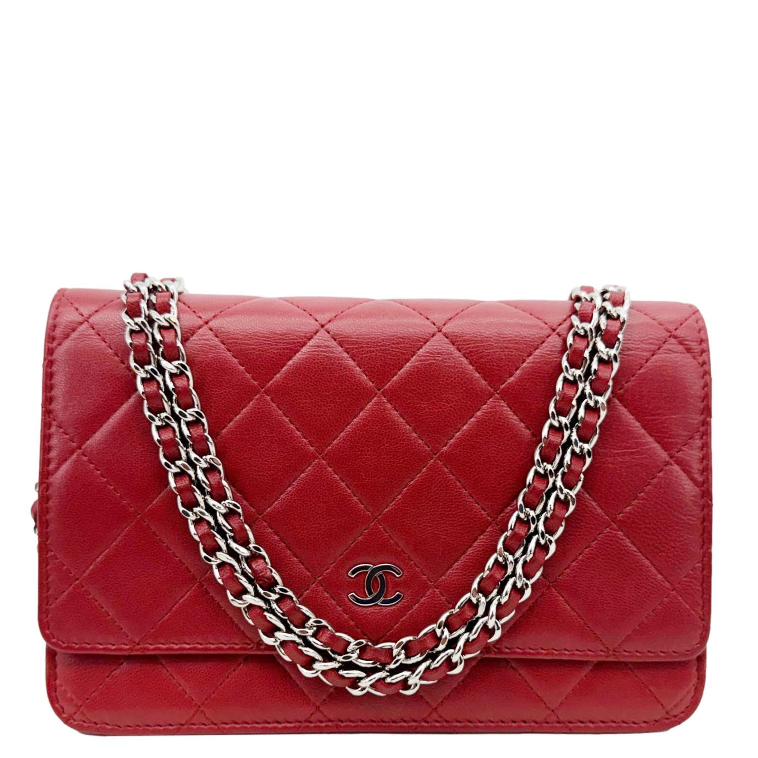 Pre-Owned Chanel Classic Flap Quilted Leather WOC Crossbody Bag Red ...