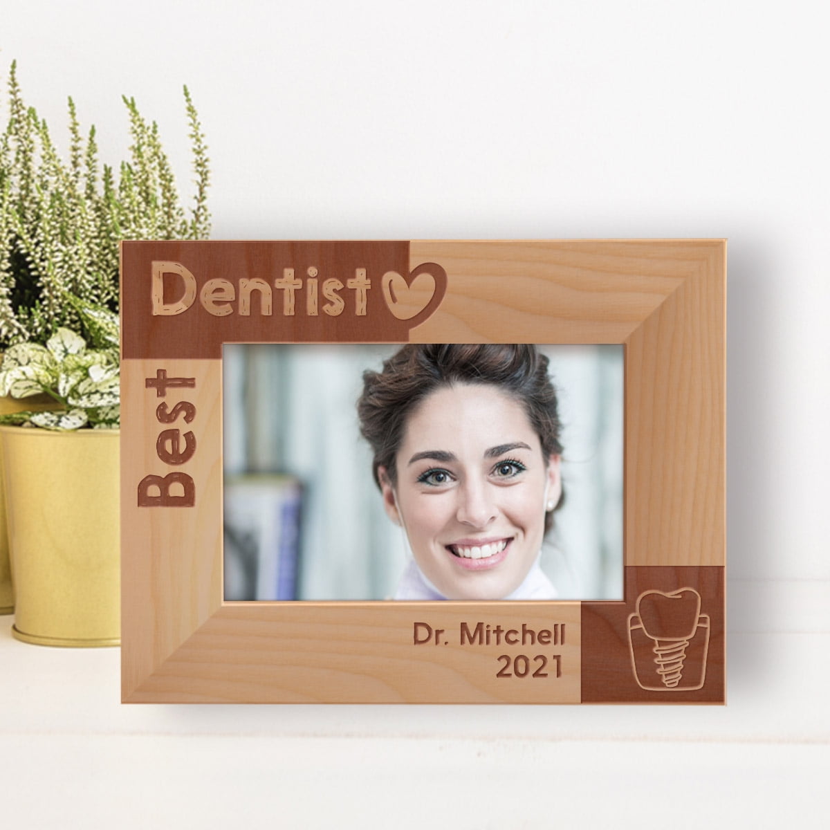Best Dentist Personalized Wooden Frame-6" x 4" Brown Horizontal ...